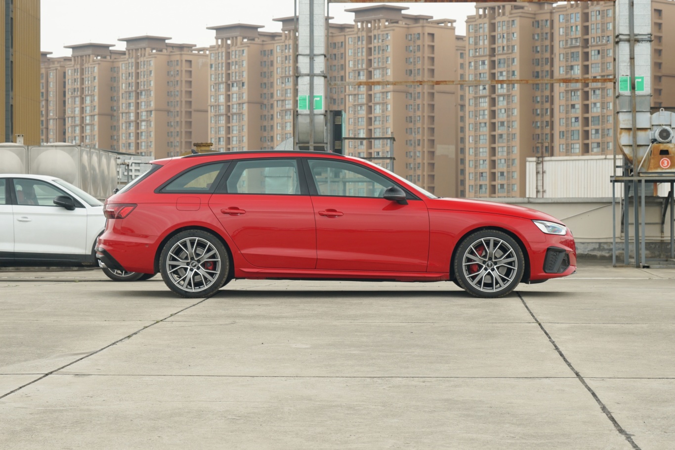 【奥迪S4Avant 3.0T正侧车头向右水平图片-汽车图片大全】-易车