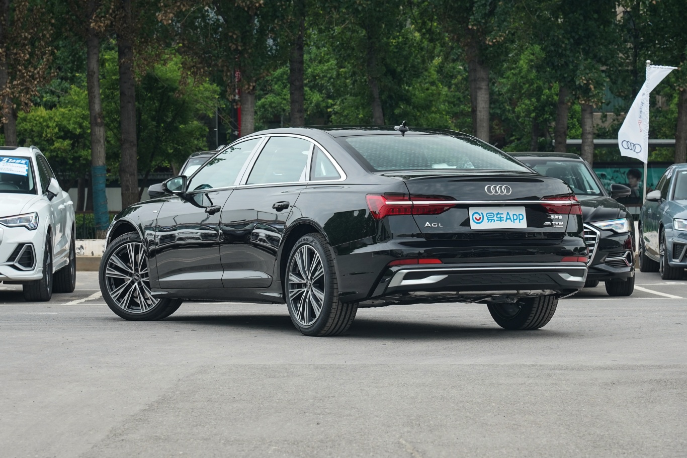 【奥迪A6L改款 45 TFSI quattro 臻选动感型侧后45度车头向左水平图片-汽车图片大全】-易车