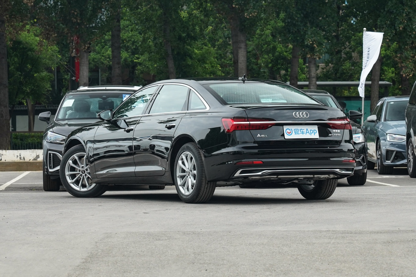 【奥迪A6L改款 40 TFSI 豪华致雅型侧后45度车头向左水平图片-汽车图片大全】-易车