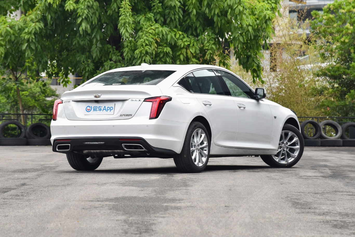 【凯迪拉克CT528T 豪华型(标准版)侧后45度车头向右水平图片-汽车图片大全】-易车