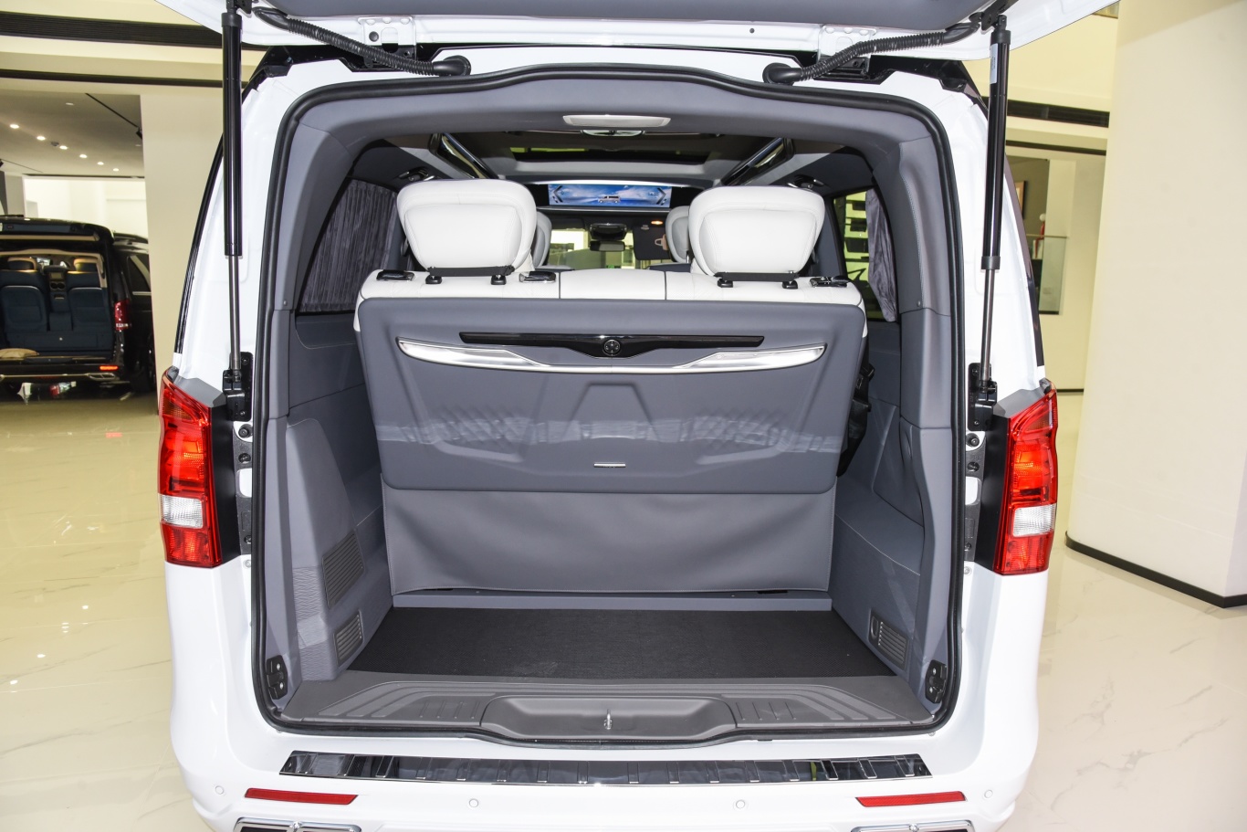 【克蒂巴赫系列2.0T VH3 7座两排全部放倒图片-汽车图片大全】-易车