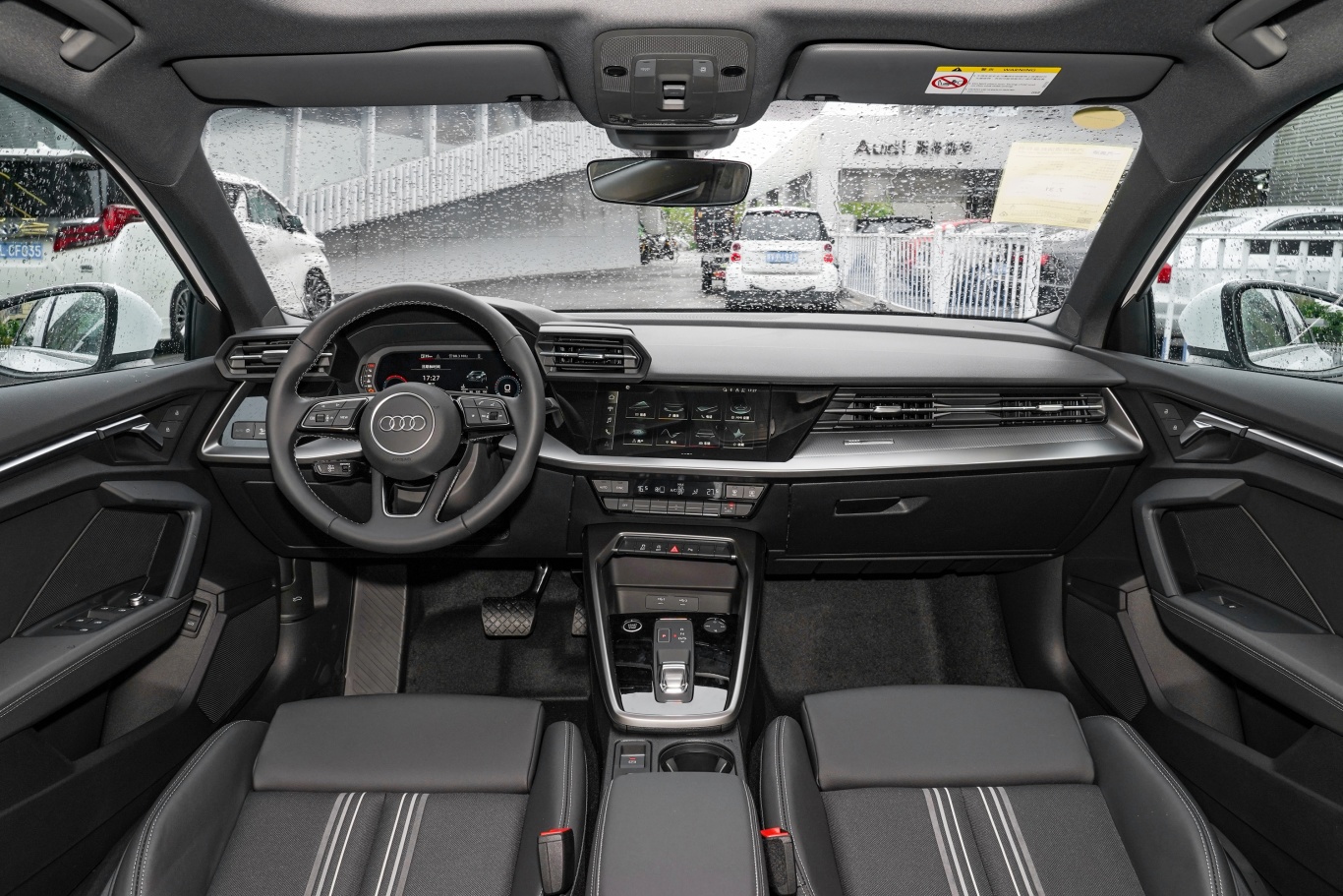 【奥迪A3改款 A3L Limousine 35 TFSI 时尚运动型内饰全景正拍图片-汽车图片大全】-易车