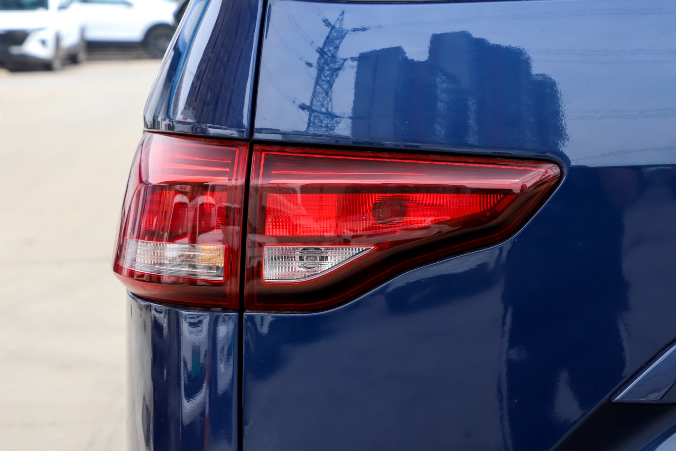 【锐胜王牌M72.0L 手动长轴豪华营运版 9座 CNG外观灯组图片-汽车图片大全】-易车