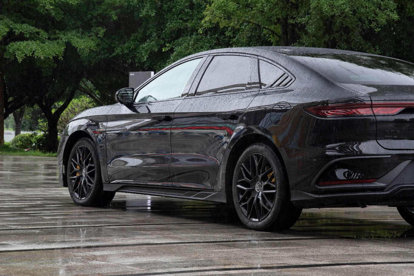 【汉DM-p 1.5T 200km 四驱战神版外观细节图片-汽车图片大全】-易车