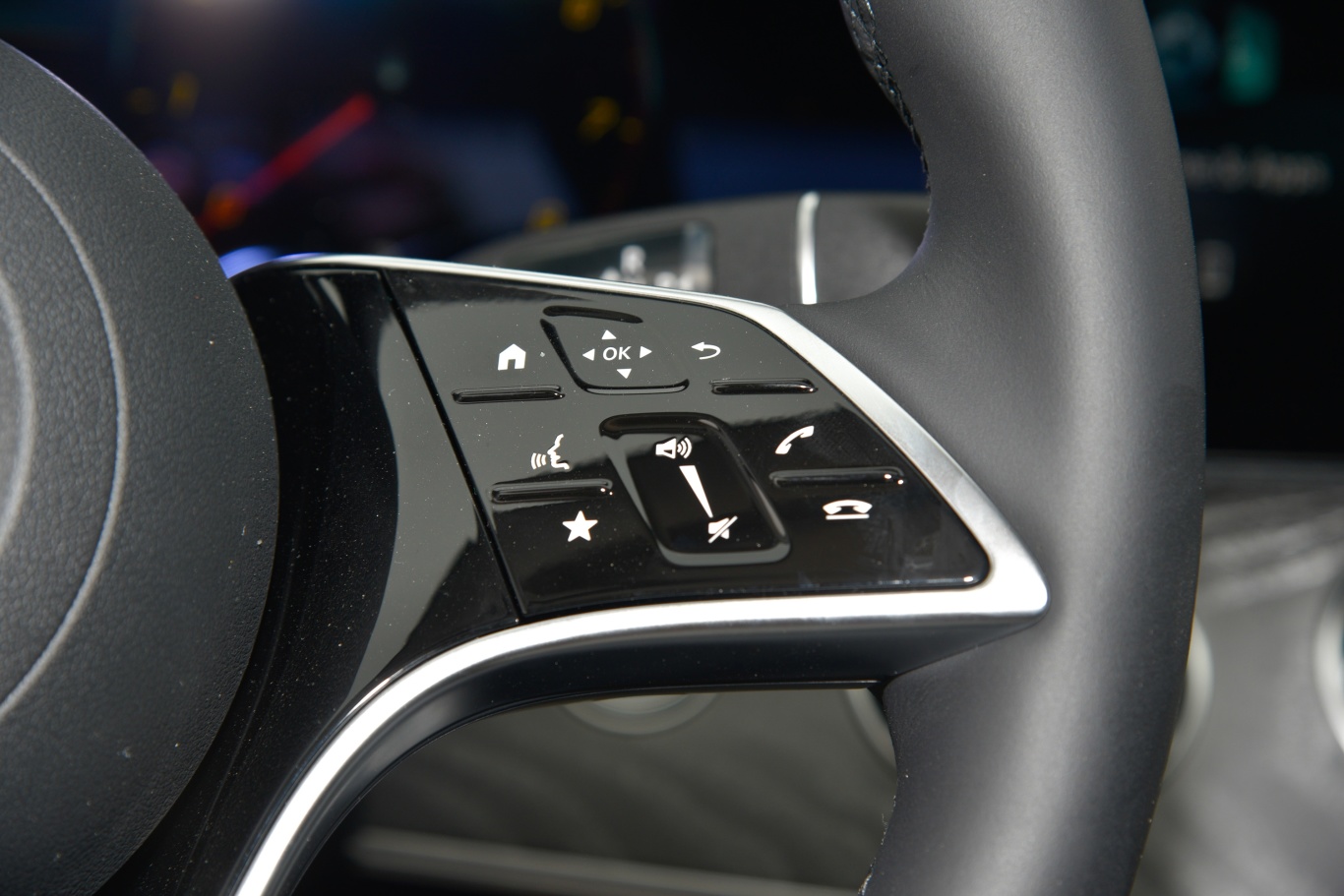 【奔驰CLS改款 CLS 260右侧方向盘功能按键图片-汽车图片大全】-易车