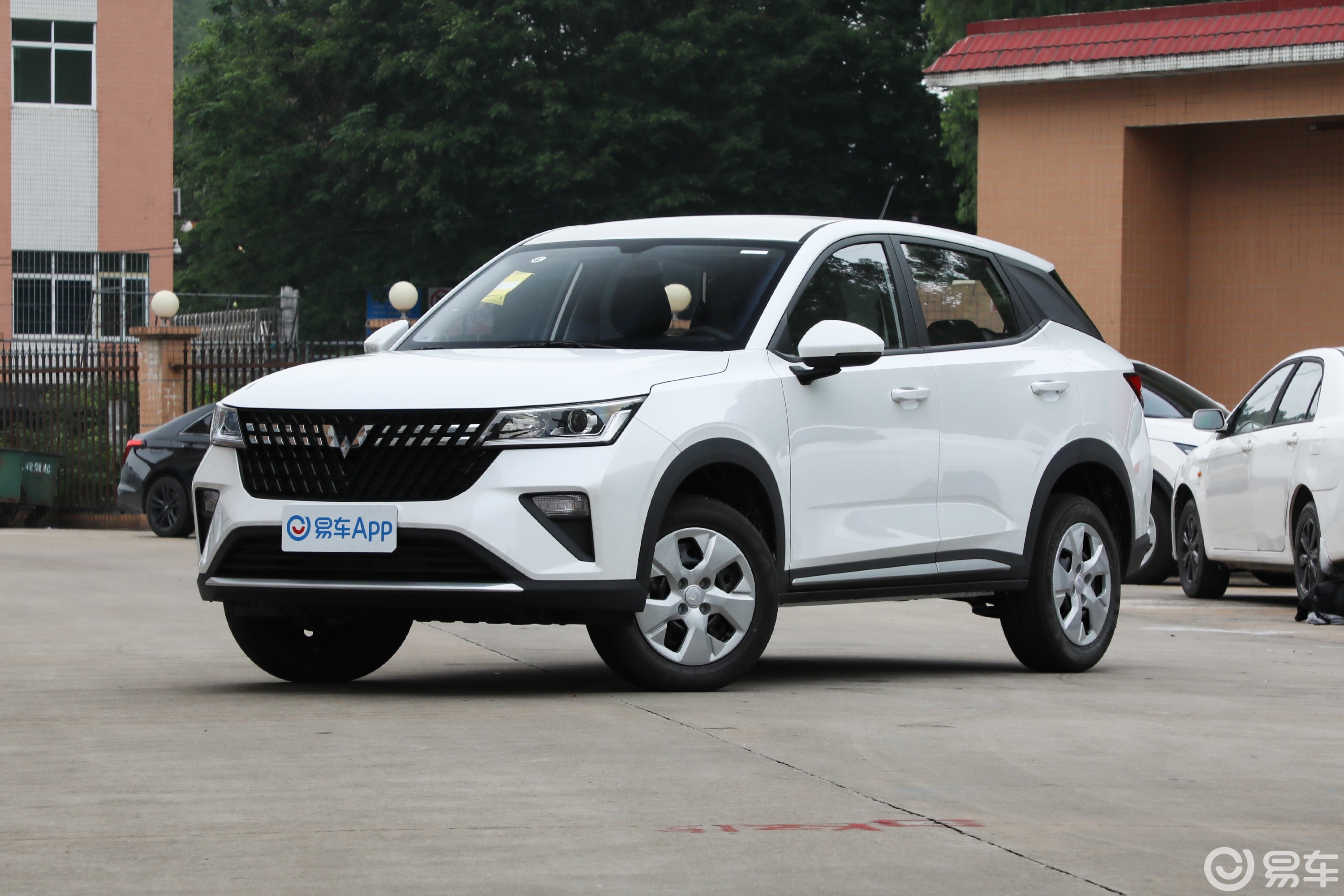 【五菱星驰1.5L CVT畅爽型侧前45度车头向左水平图片-汽车图片大全】-易车