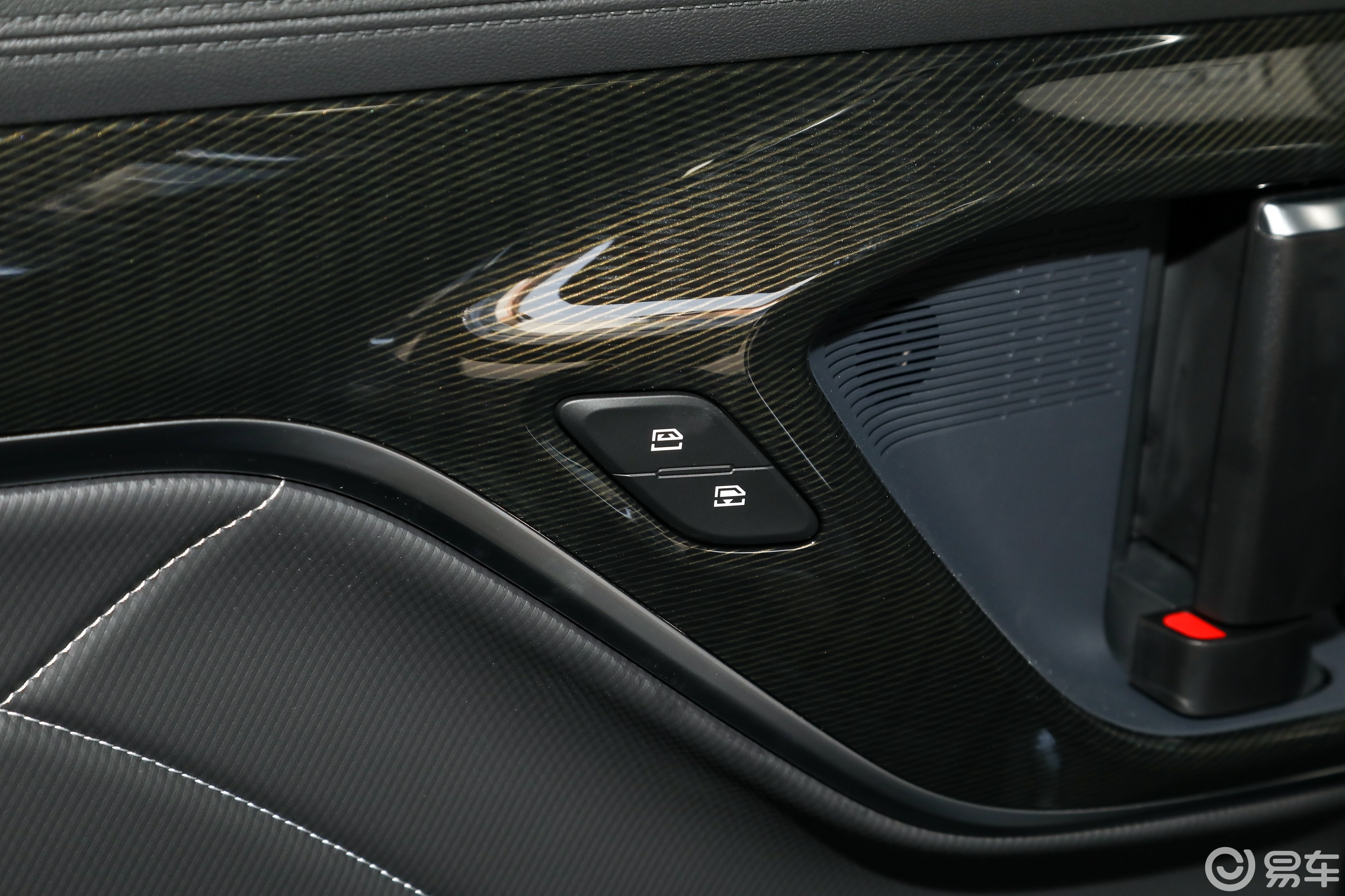 【大通G902.0T 星河版 7座后排功能图片-汽车图片大全】-易车