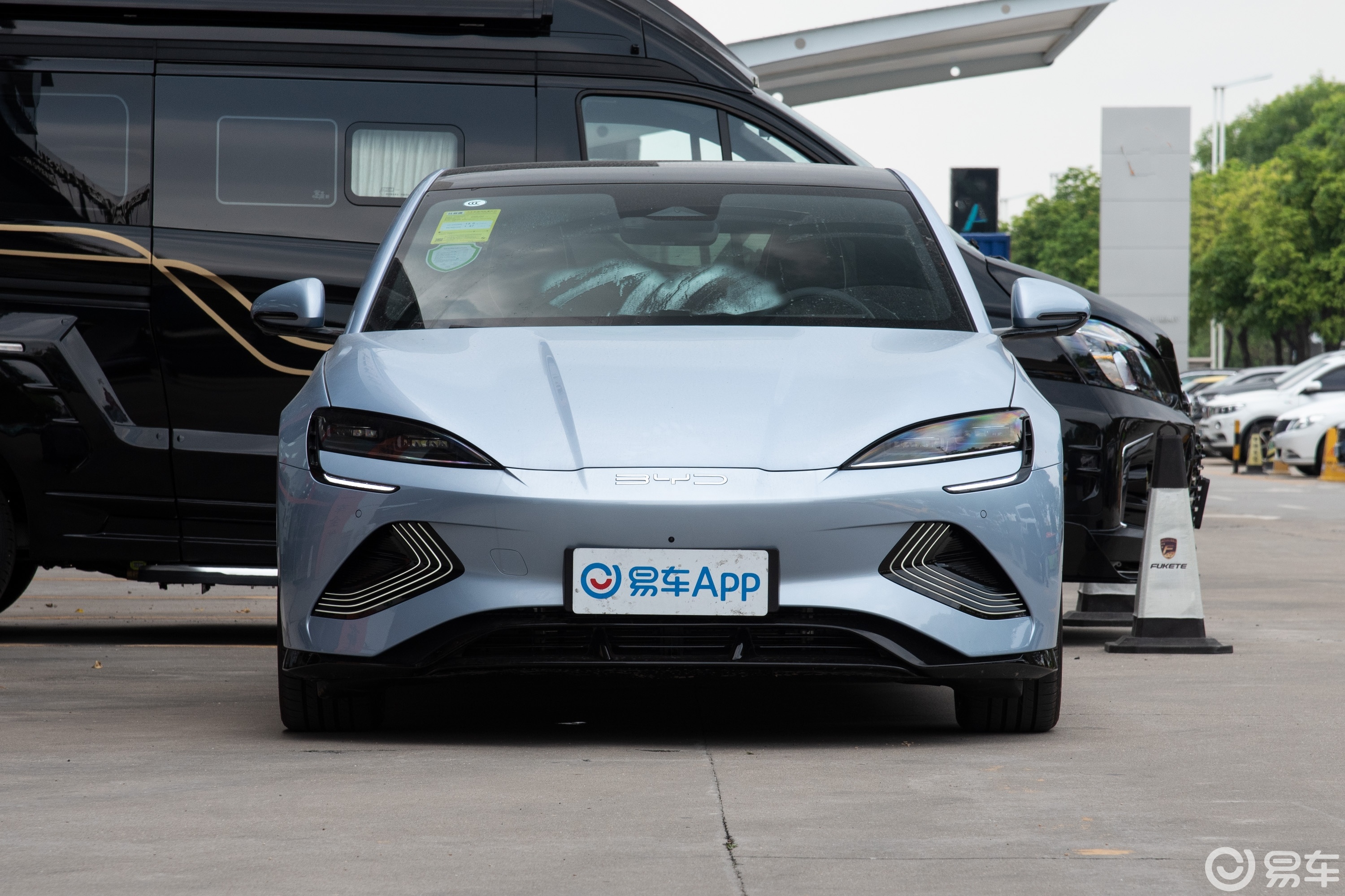 【海豹冠军版 EV 700km 后驱尊贵版正前水平图片-汽车图片大全】-易车