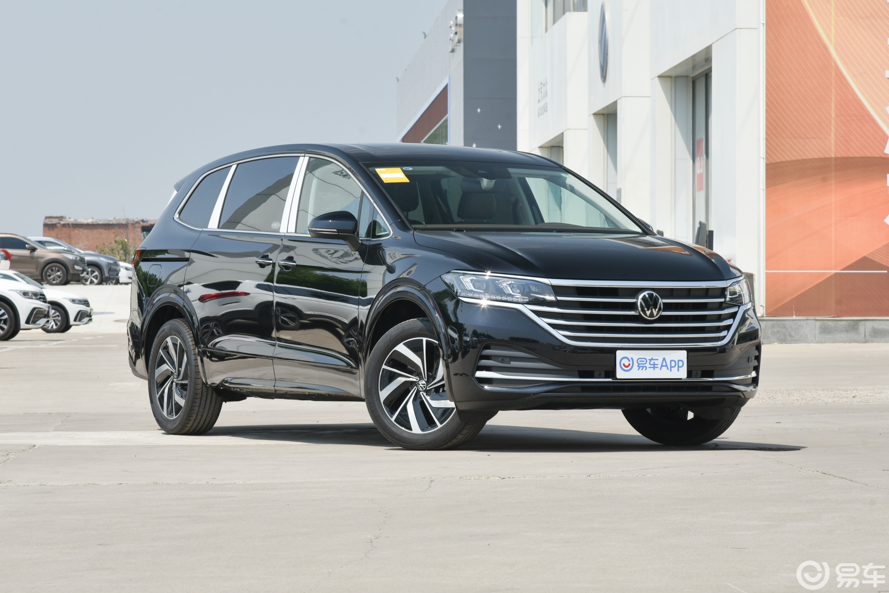 【威然改款 380TSI 尊驰版侧前45度车头向右水平图片-汽车图片大全】-易车