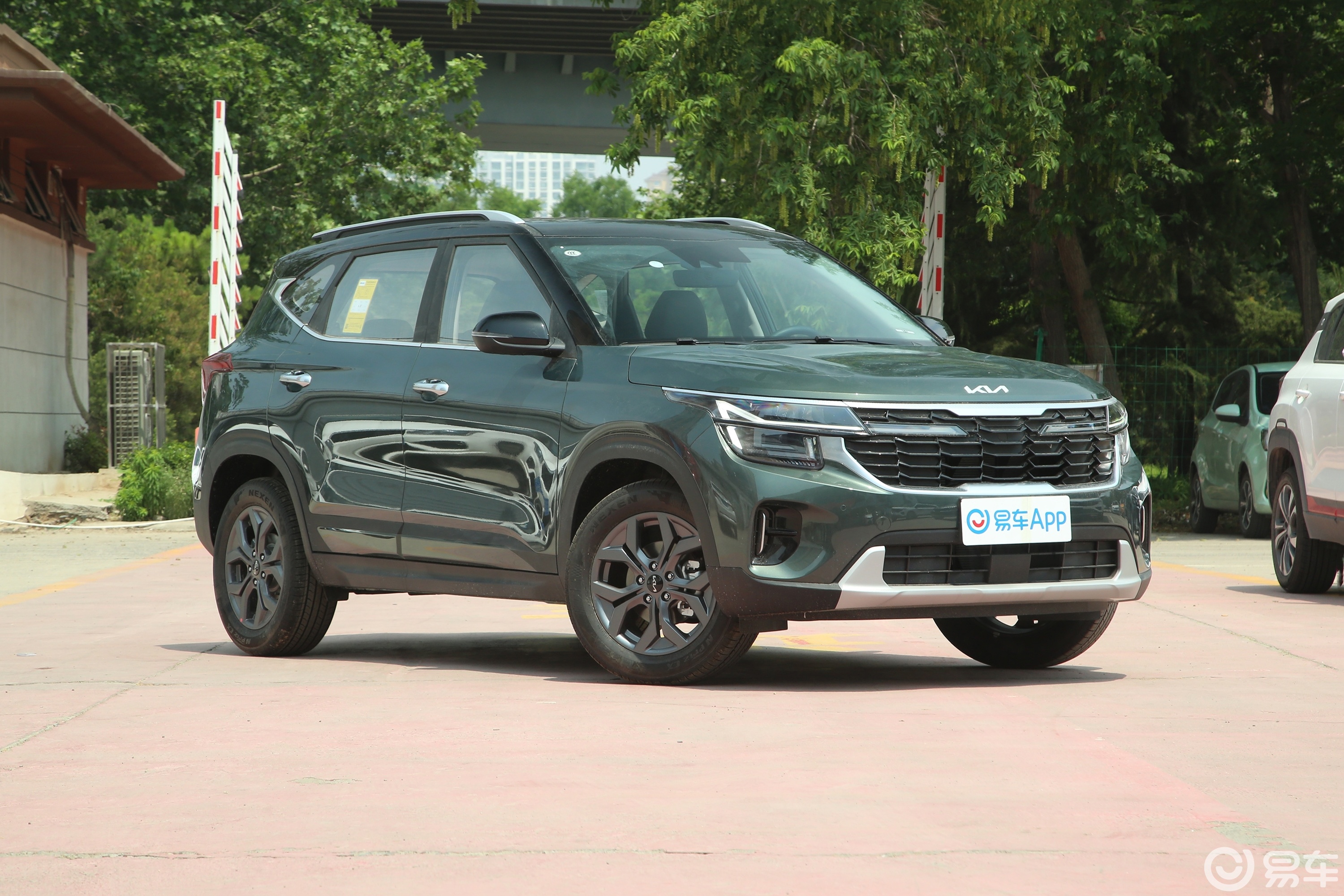 【赛图斯1.5L CVT豪华版侧前45度车头向右水平图片-汽车图片大全】-易车