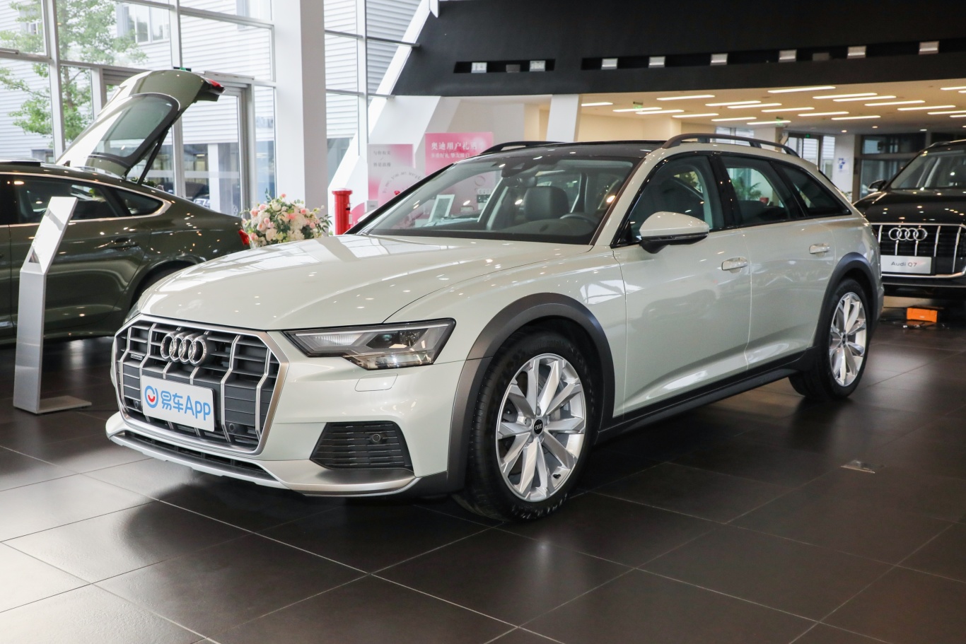 【奥迪A6Allroad 55 TFSI quattro 大探险家版侧前45度车头向左水平图片-汽车图片大全】-易车