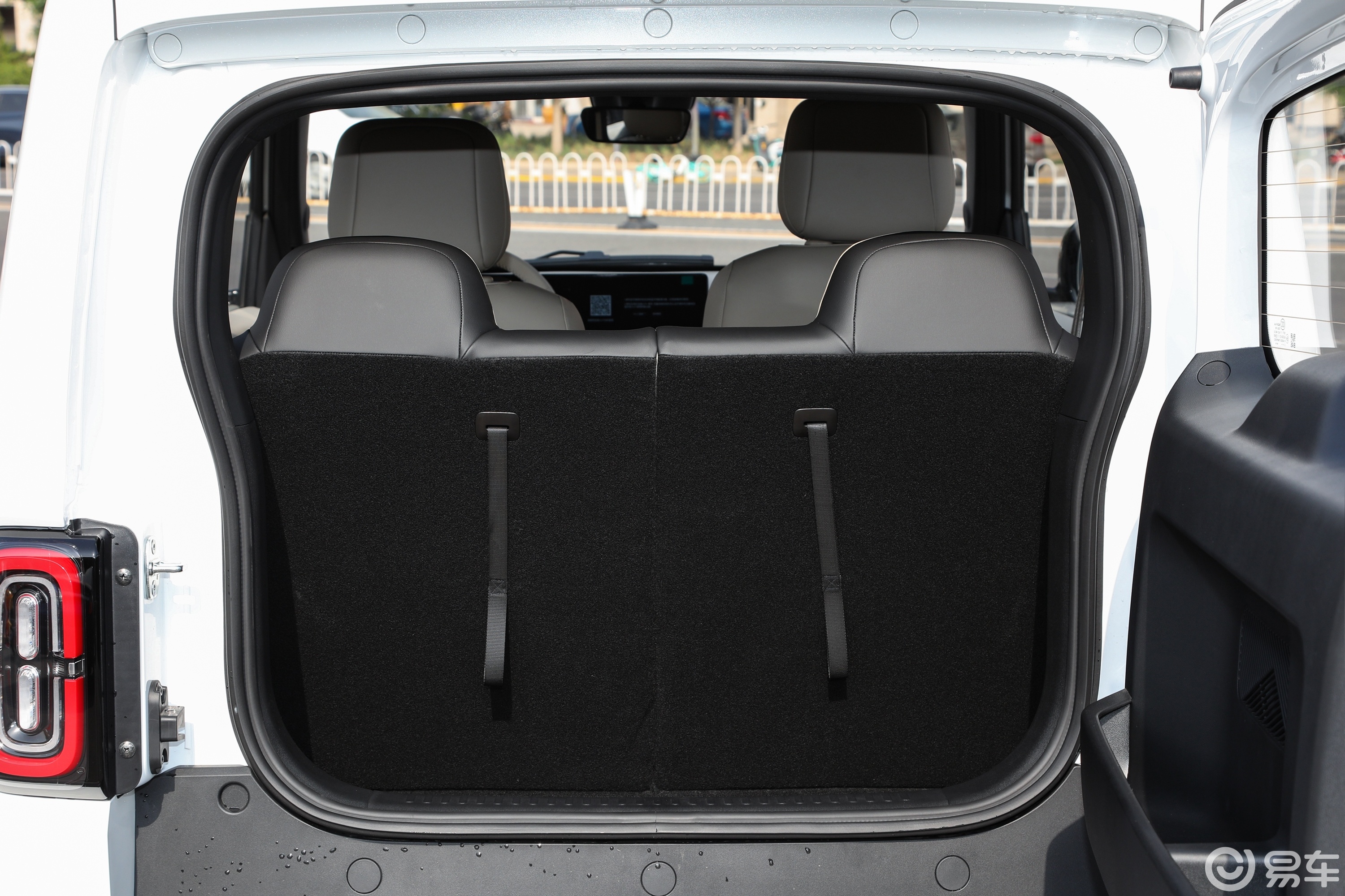 【宝骏悦也303km 旗舰版后备厢空间特写图片-汽车图片大全】-易车