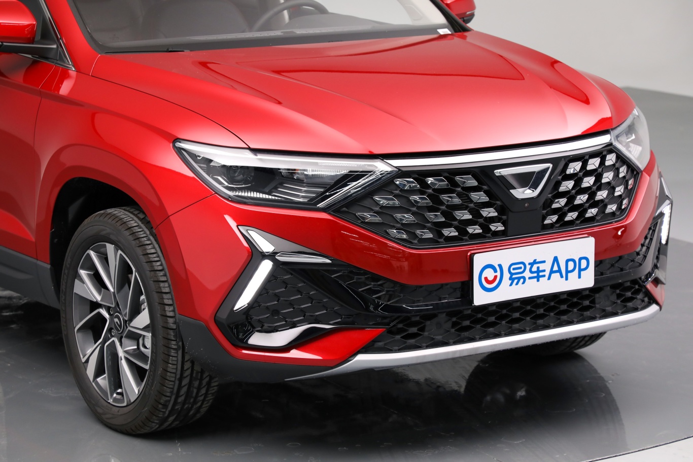 【捷达VS5280TSI 自动荣耀版前格栅侧俯拍图片-汽车图片大全】-易车