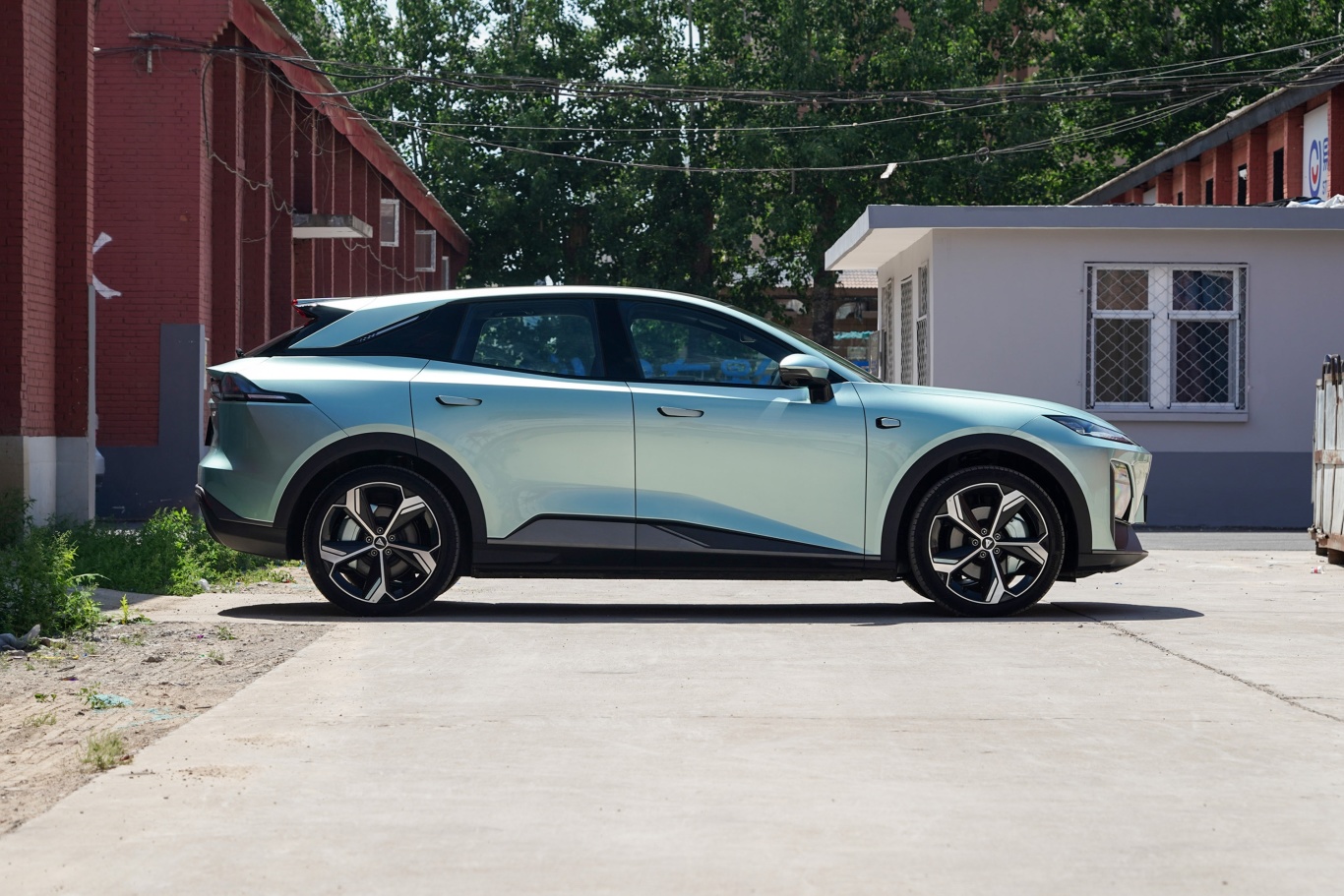 【深蓝S07纯电版 620km 620Max正侧车头向右水平图片-汽车图片大全】-易车