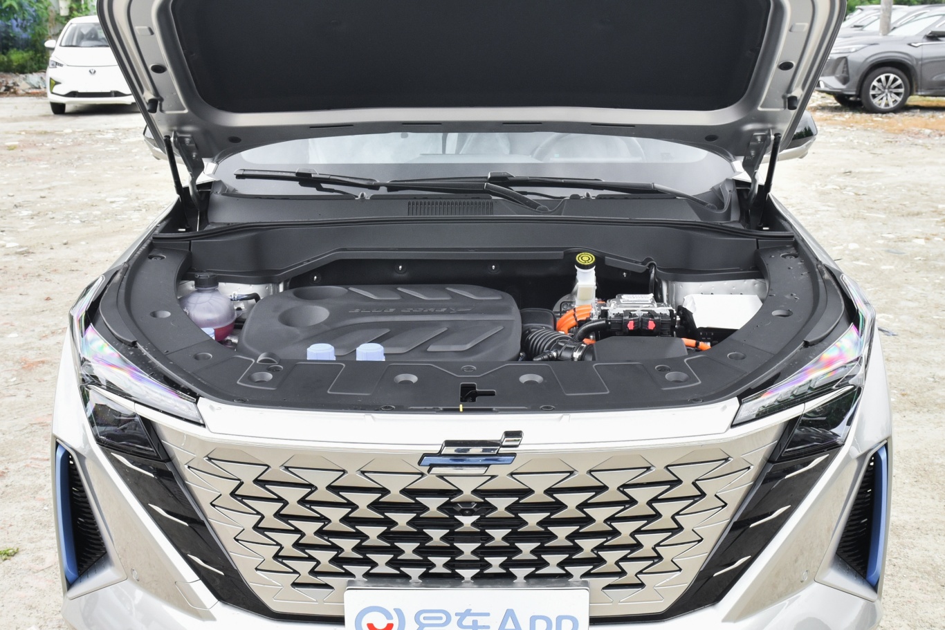 【长安欧尚Z6新能源1.5T 150km 旗舰PLUS发动机舱整体图片-汽车图片大全】-易车