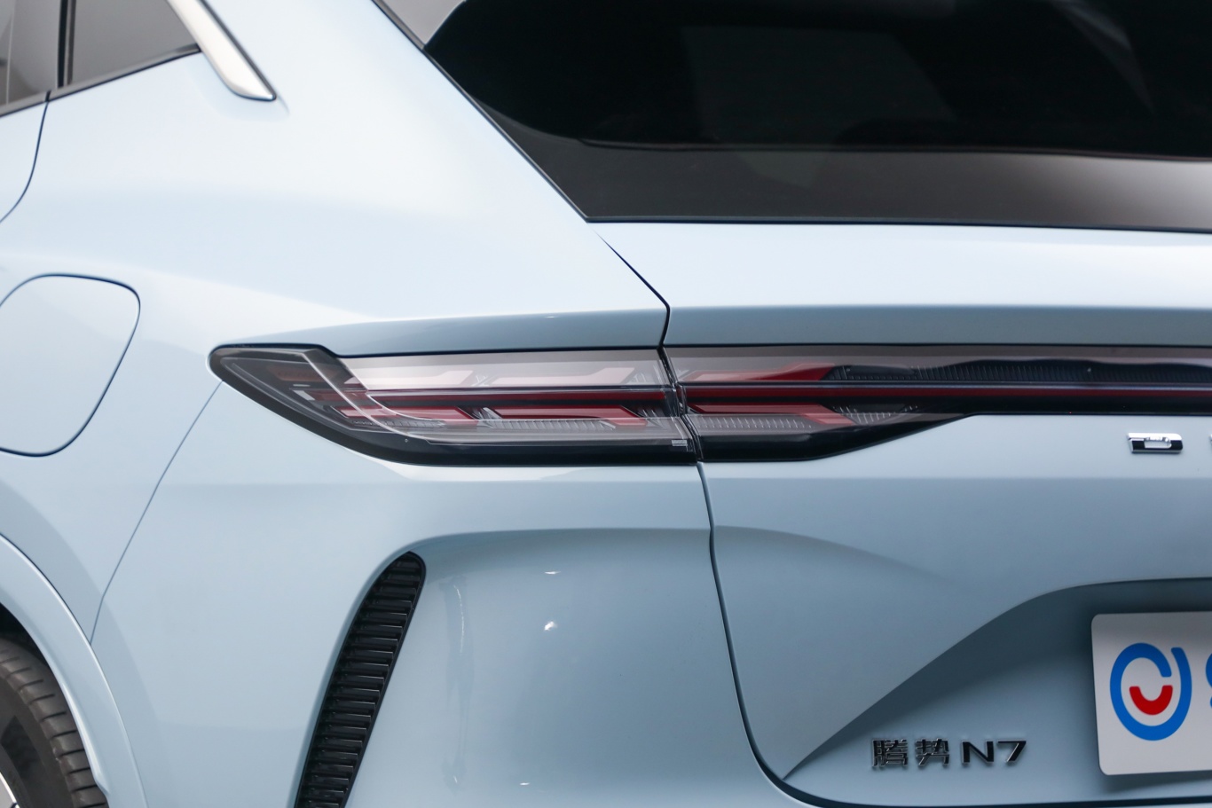 【腾势N7630km 四驱长续航性能Max版外观灯组图片-汽车图片大全】-易车