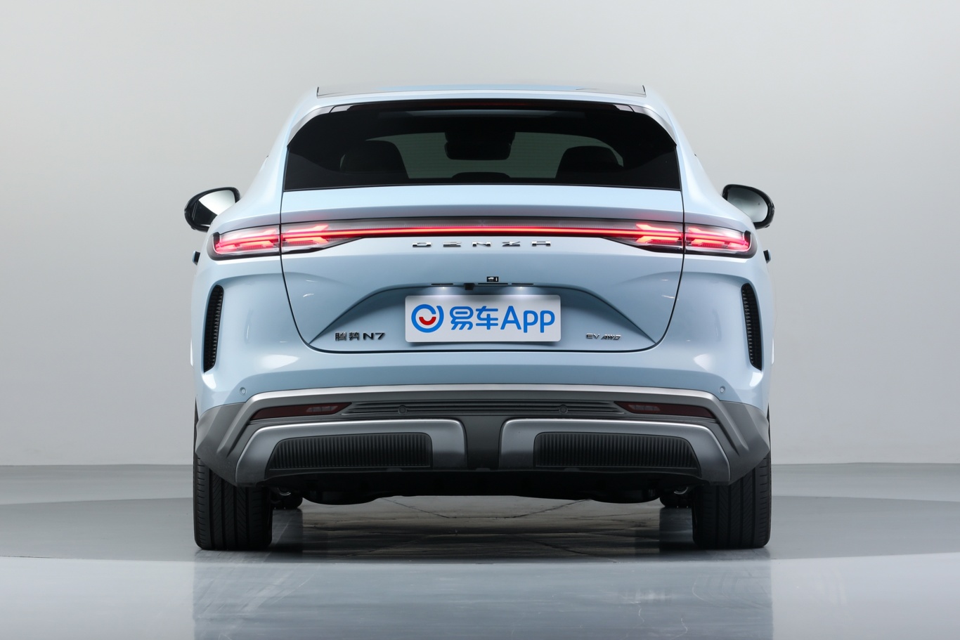 【腾势N7630km 四驱长续航性能Max版正后水平图片-汽车图片大全】-易车