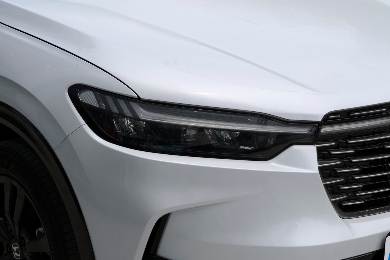 【本田HR-Ve:HEV 2.0L 动速版大灯侧45度俯拍图片-汽车图片大全】-易车