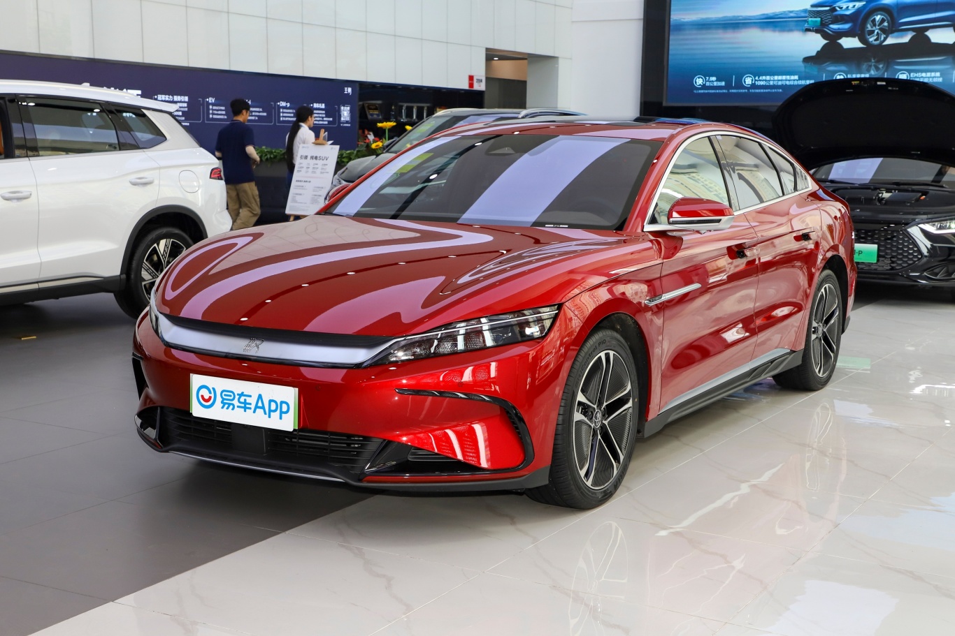 【汉EV 冠军版 605km 前驱尊贵型侧前45度车头向左水平图片-汽车图片大全】-易车