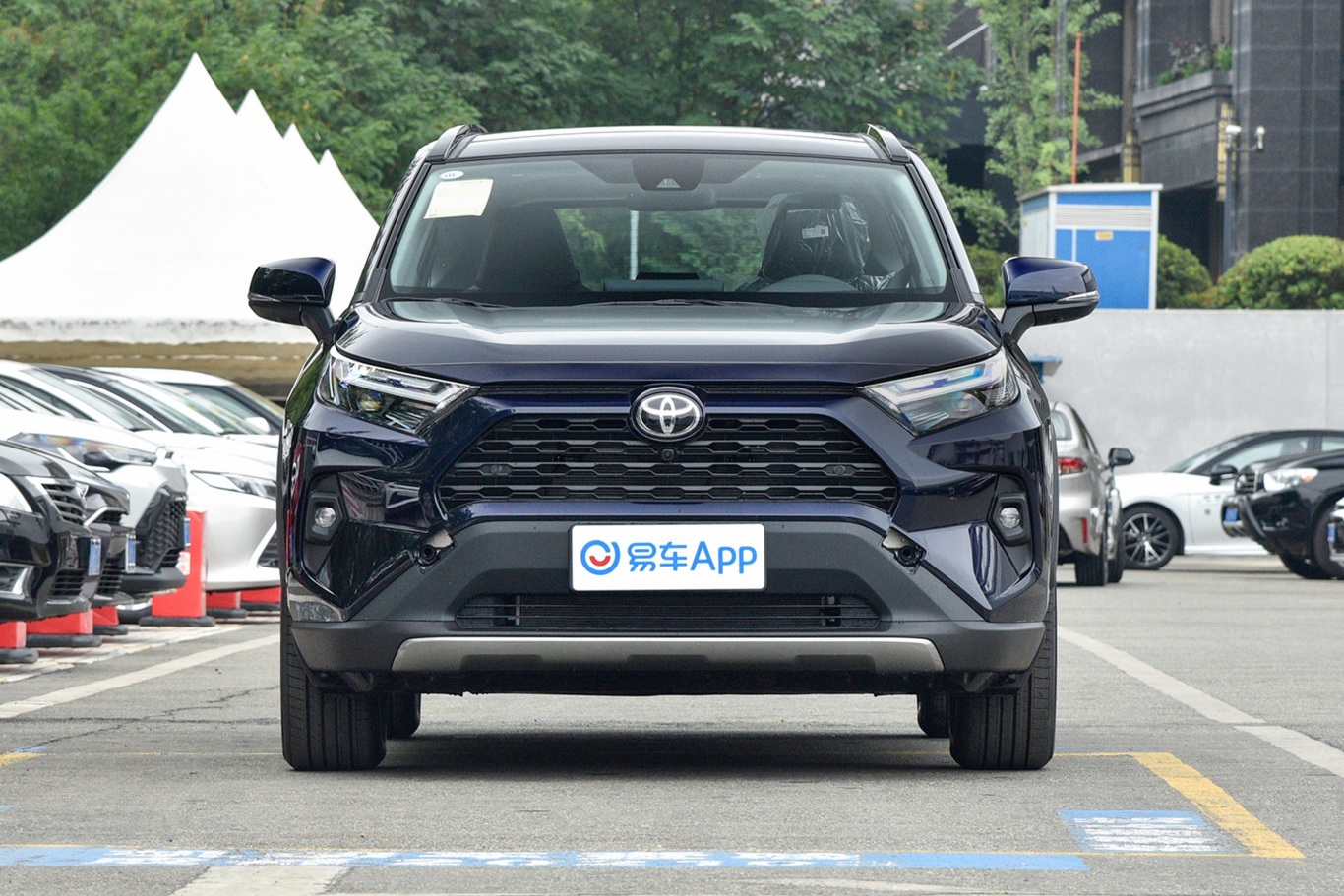 【RAV4荣放2.0L 两驱风尚PLUS版正前水平图片-汽车图片大全】-易车