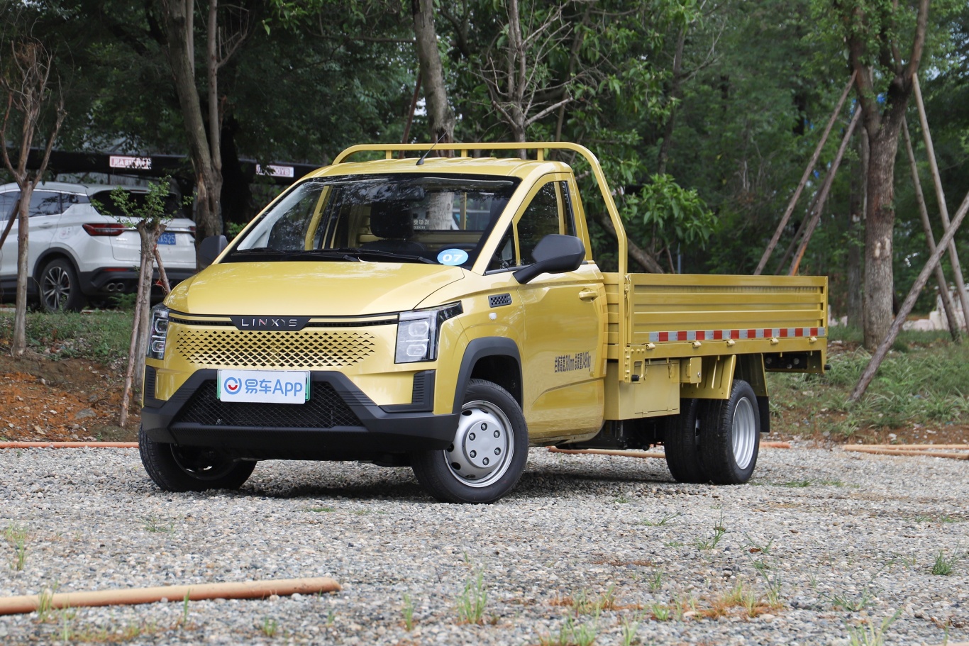 【菱势黄金卡51km 单排栏板车领创版侧前45度车头向左水平图片-汽车图片大全】-易车