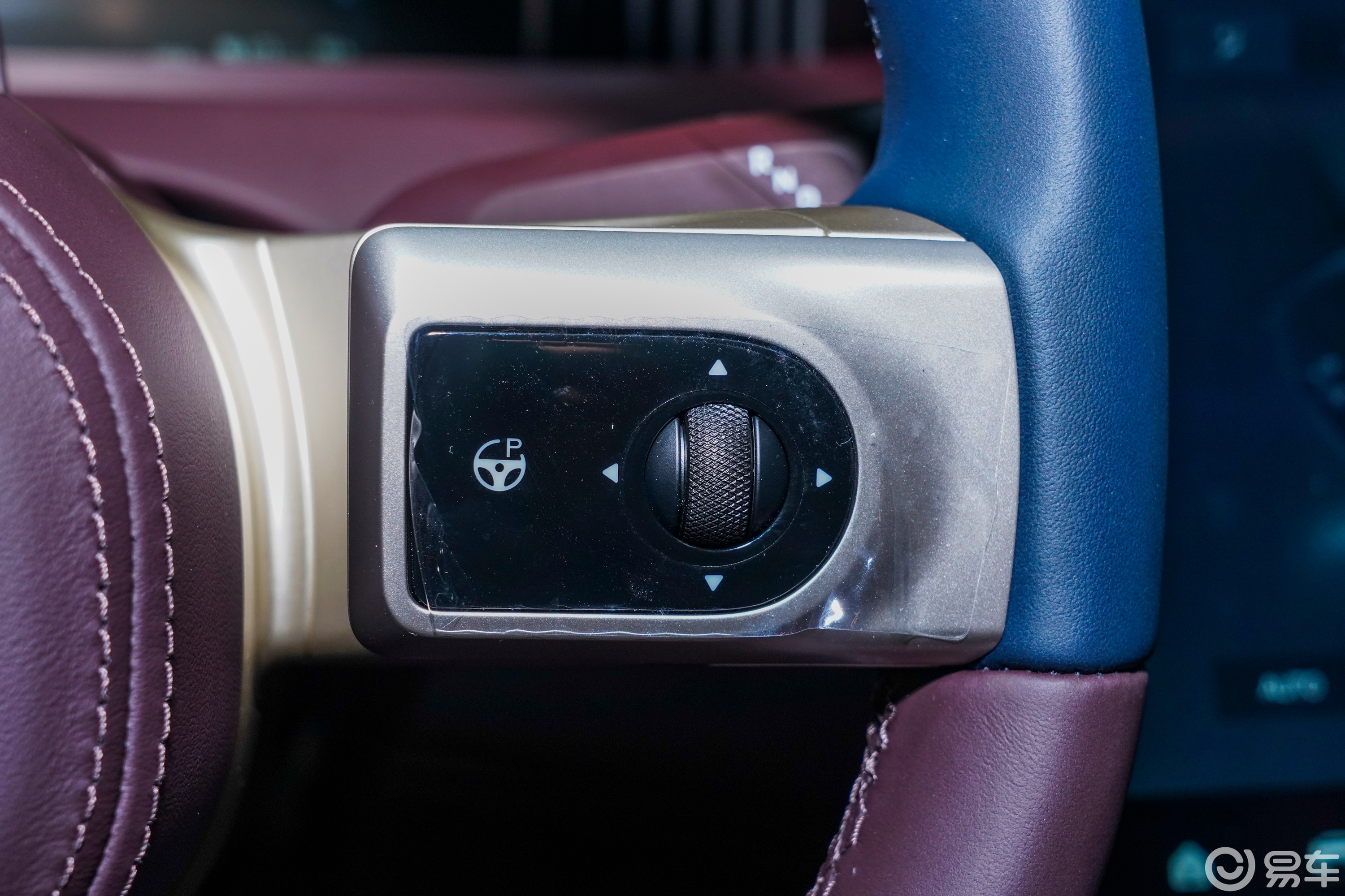 【阿维塔11705km 超长续航单电机版 5座右侧方向盘功能按键图片-汽车图片大全】-易车