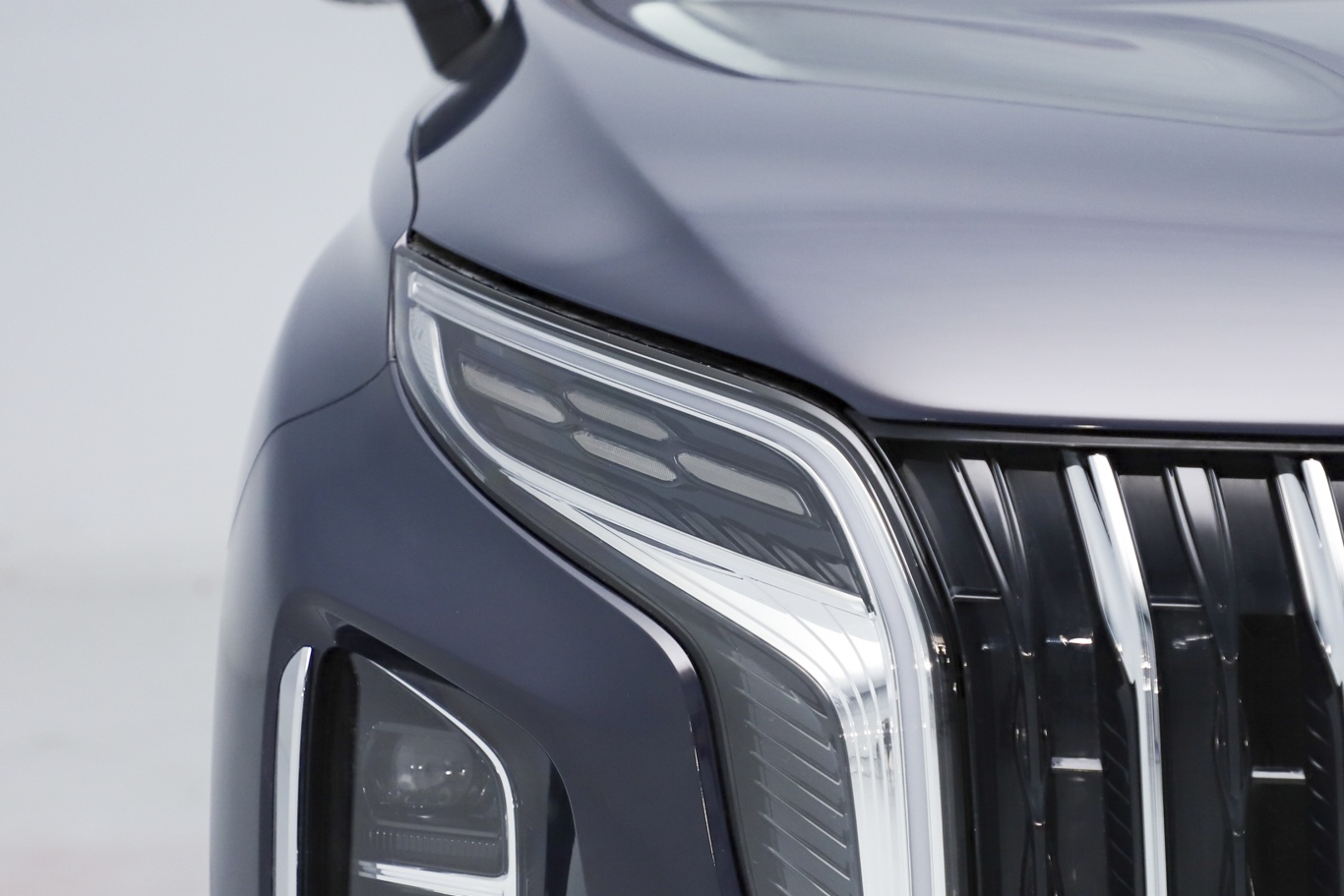 【红旗HS72.0T 四驱旗领版 7座外观灯组图片-汽车图片大全】-易车