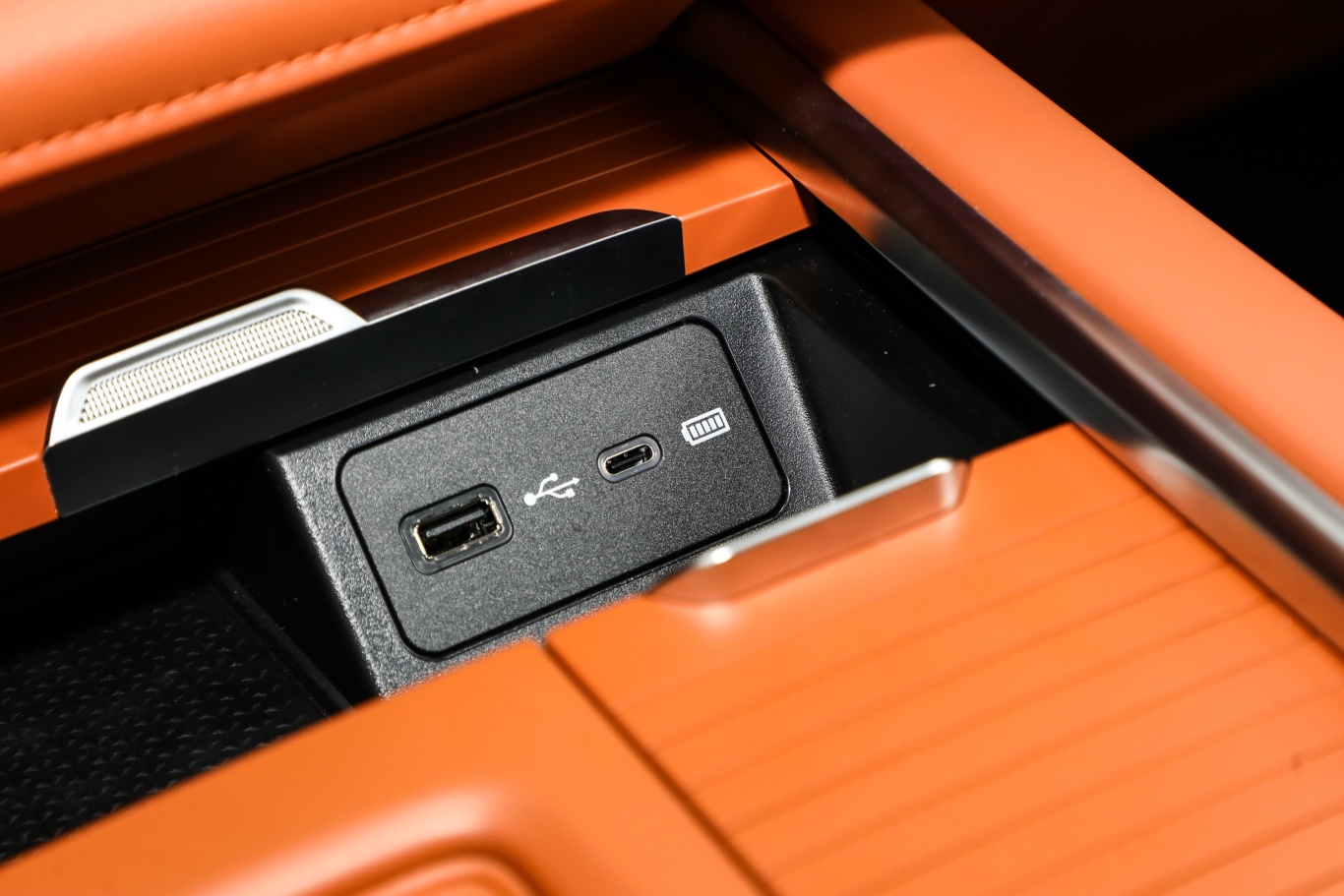 【魏牌蓝山1.5T 153km 两驱长续航版中控图片-汽车图片大全】-易车