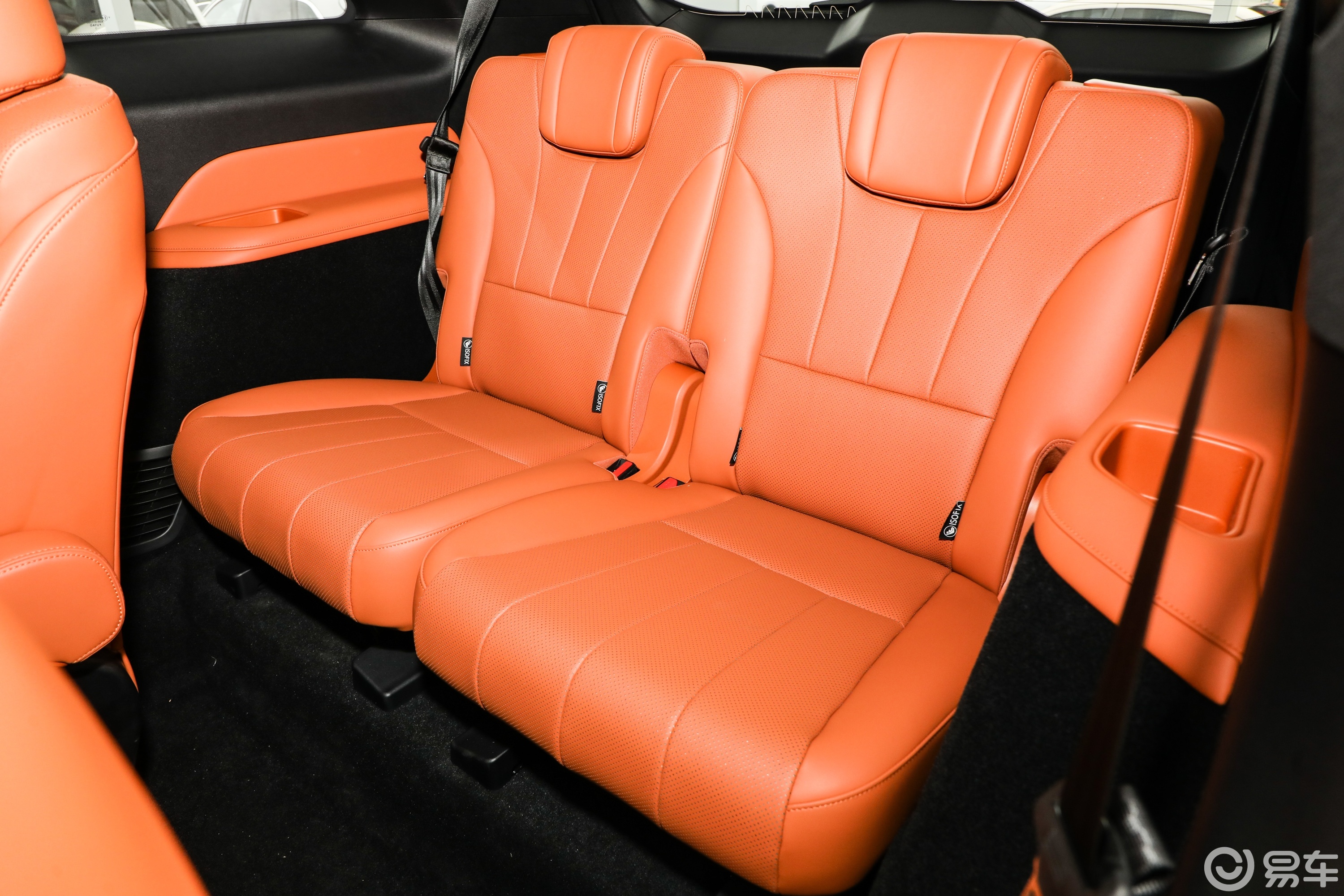 【蓝山 DHT PHEV1.5T 153km 两驱长续航版第三排座椅图片-汽车图片大全】-易车