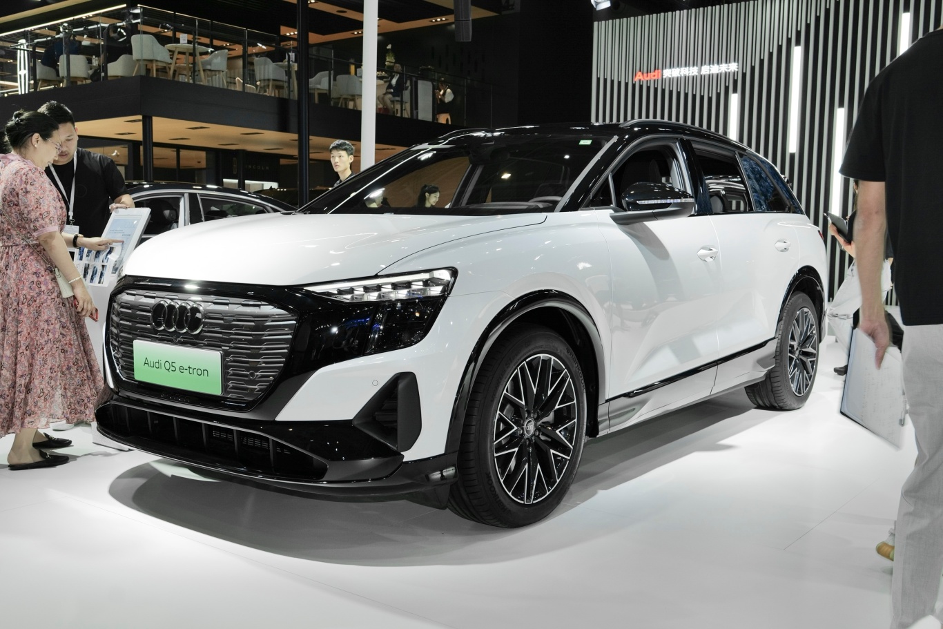 【奥迪Q5 e-tron40 e-tron 星耀型 机甲套装外观图片-汽车图片大全】-易车