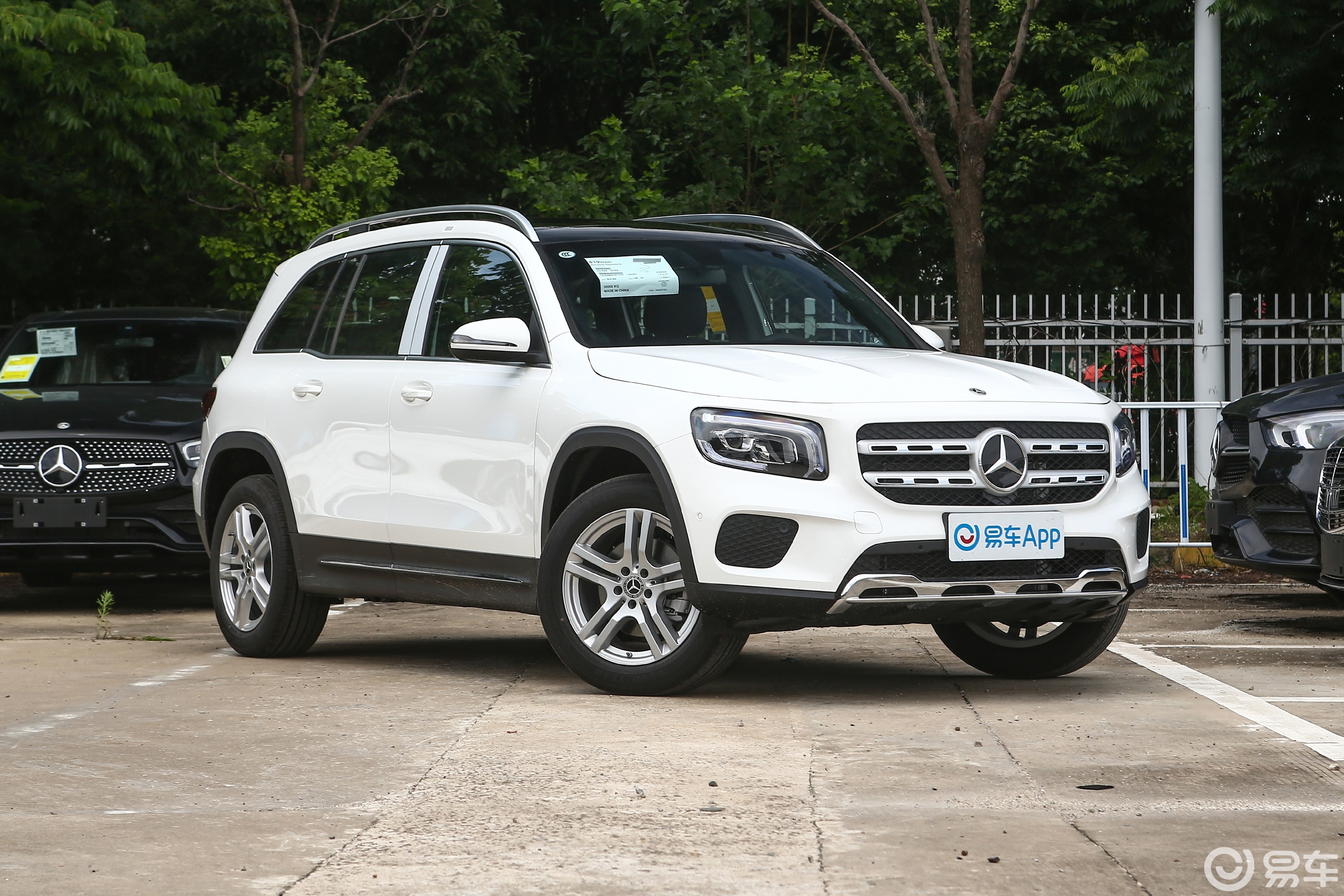 【奔驰GLB改款 GLB 200 时尚型侧前45度车头向右水平图片-汽车图片大全】-易车