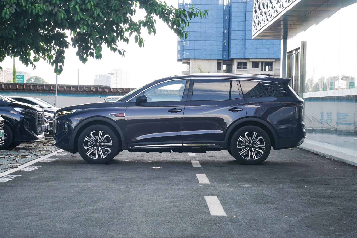 【红旗HS72.0T 四驱旗领版 6座外观图片-汽车图片大全】-易车