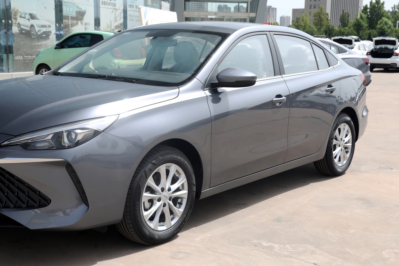 【荣威i51.5L CVT豪华版外观细节图片-汽车图片大全】-易车