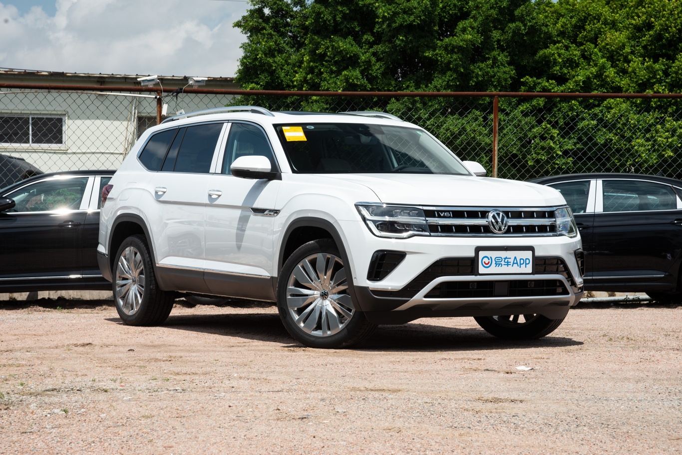 【途昂530 V6 四驱尊崇旗舰版侧前45度车头向右水平图片-汽车图片大全】-易车