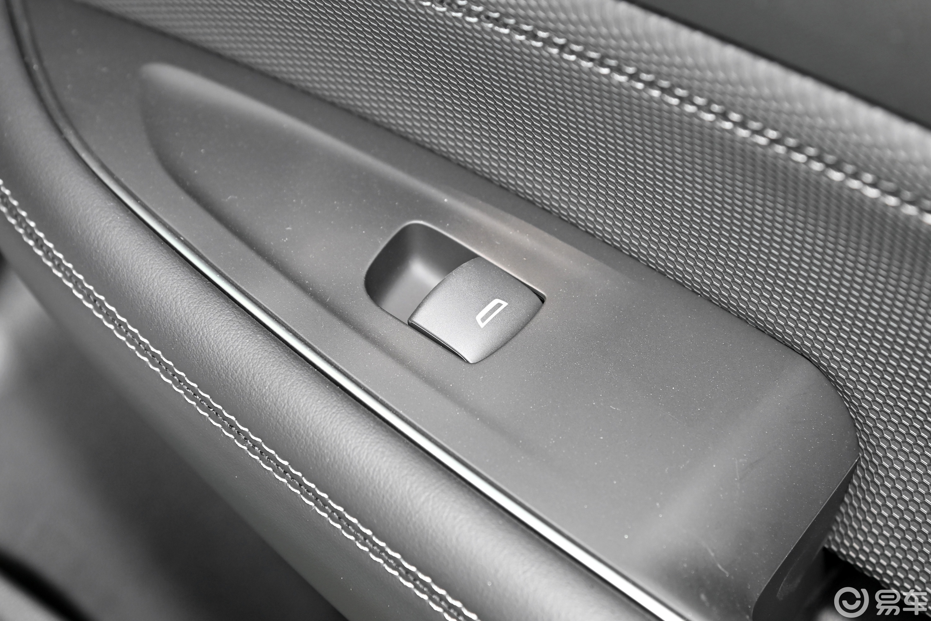 【君威25T 超享版副驾驶位图片-汽车图片大全】-易车