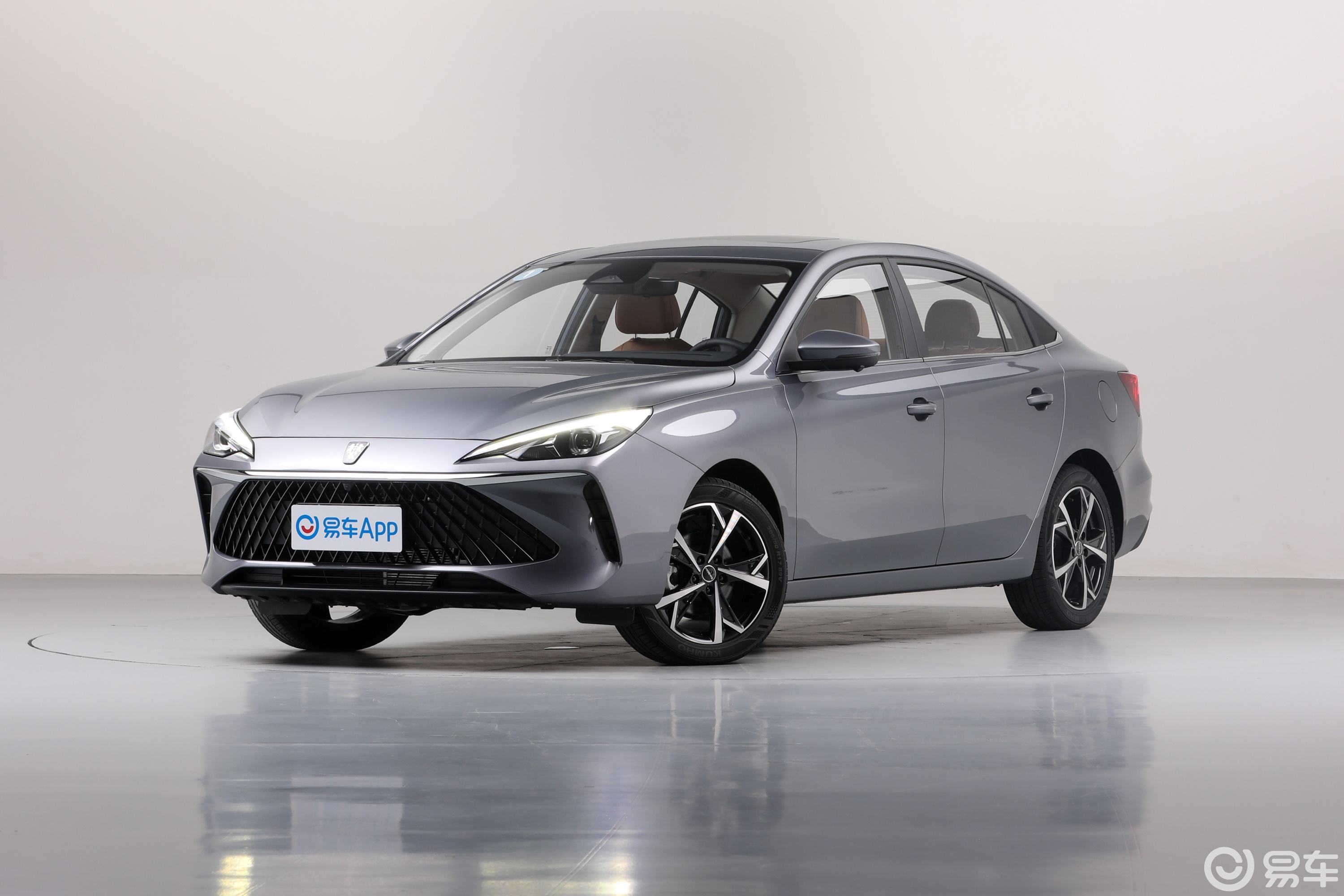 【荣威i51.5L CVT旗舰版侧前45度车头向左水平图片-汽车图片大全】-易车