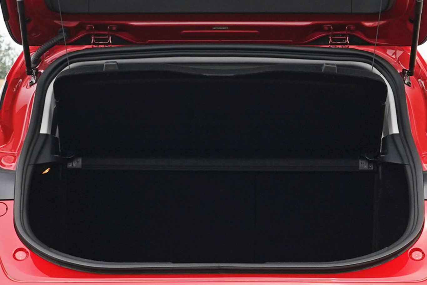 【帝豪S1.4T CVT 跨界玩家版后备厢空间特写图片-汽车图片大全】-易车