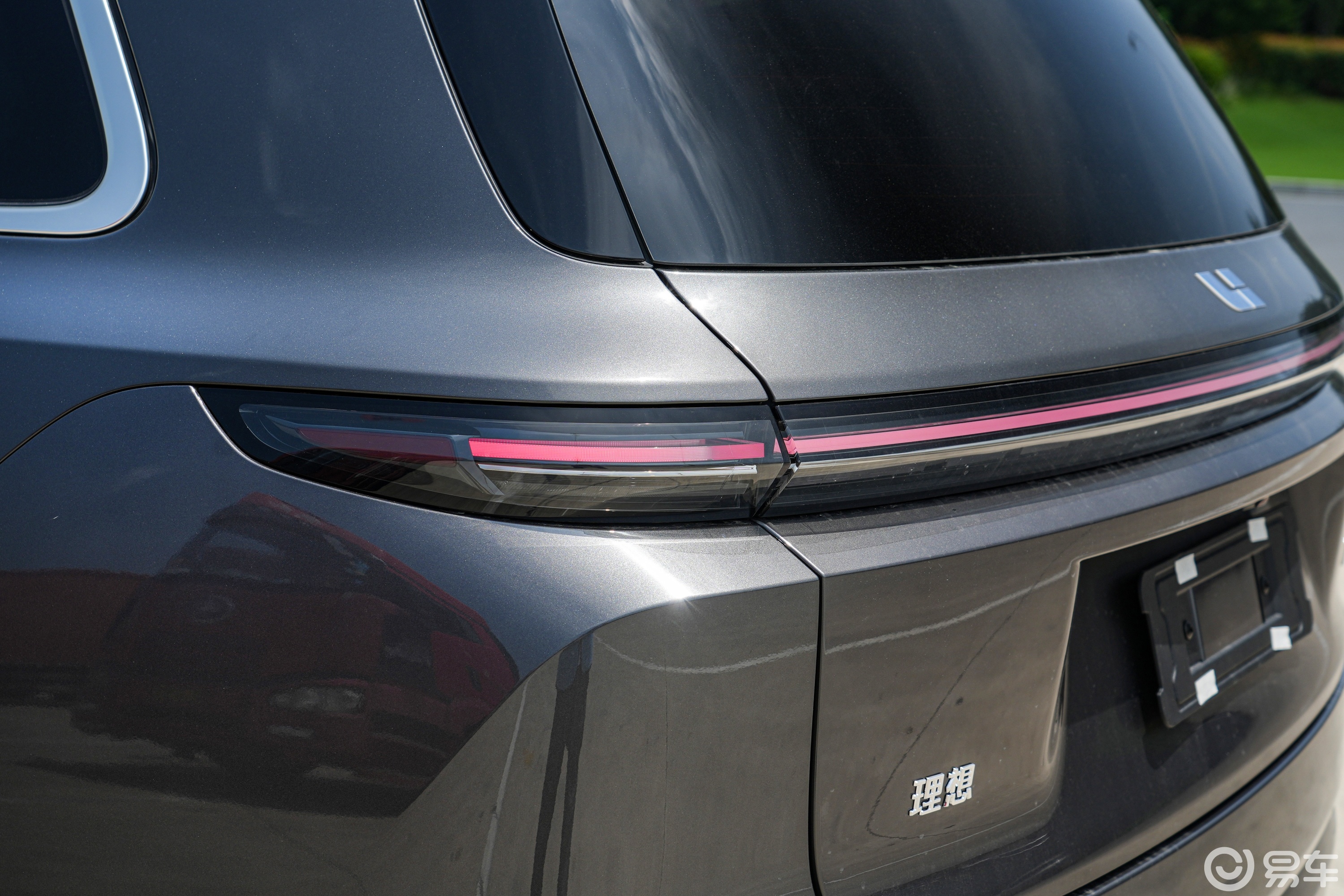 【理想L9L9 Pro版尾灯侧45度俯拍图片-汽车图片大全】-易车