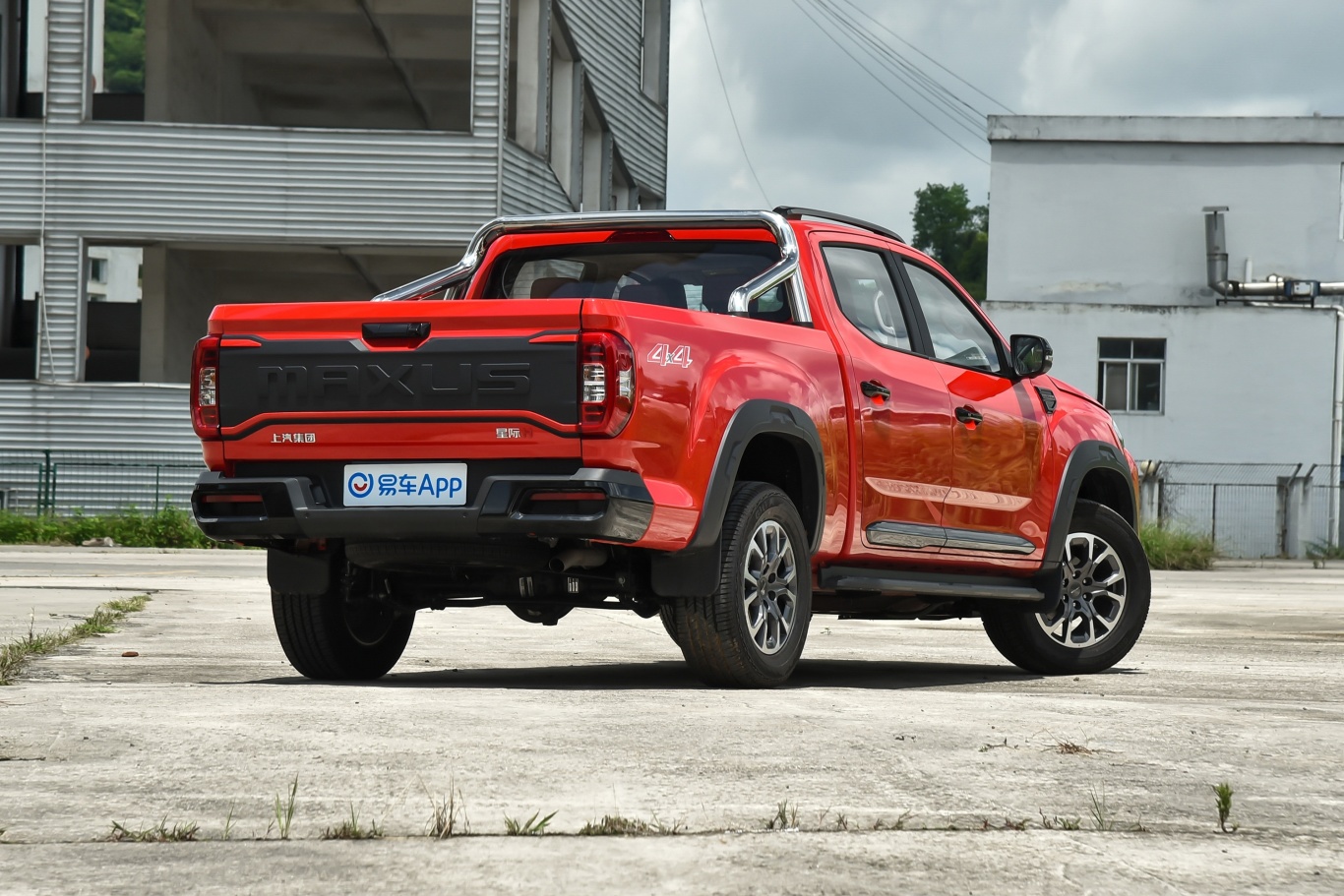 【上汽大通MAXUS 星际星际H 2.0T 自动四驱长箱旗舰版 柴油侧后45度车头向右水平图片-汽车图片大全】-易车