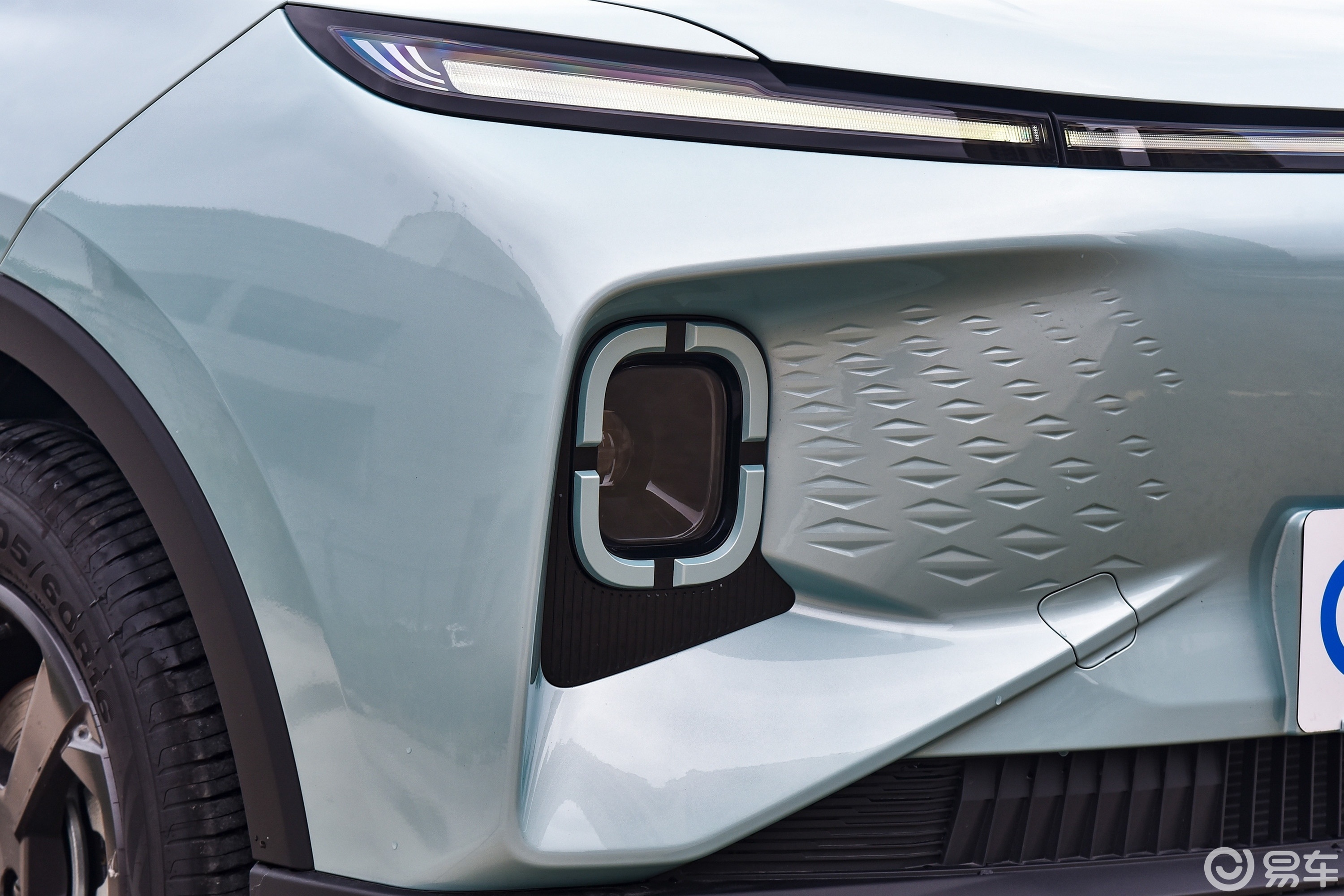 【吉利几何E萤火虫401km 萤光外观灯组图片-汽车图片大全】-易车