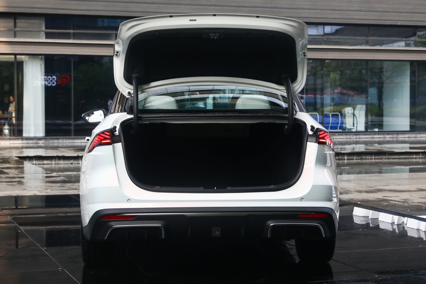 【银河L61.5T 125km 星舰后备厢图片-汽车图片大全】-易车