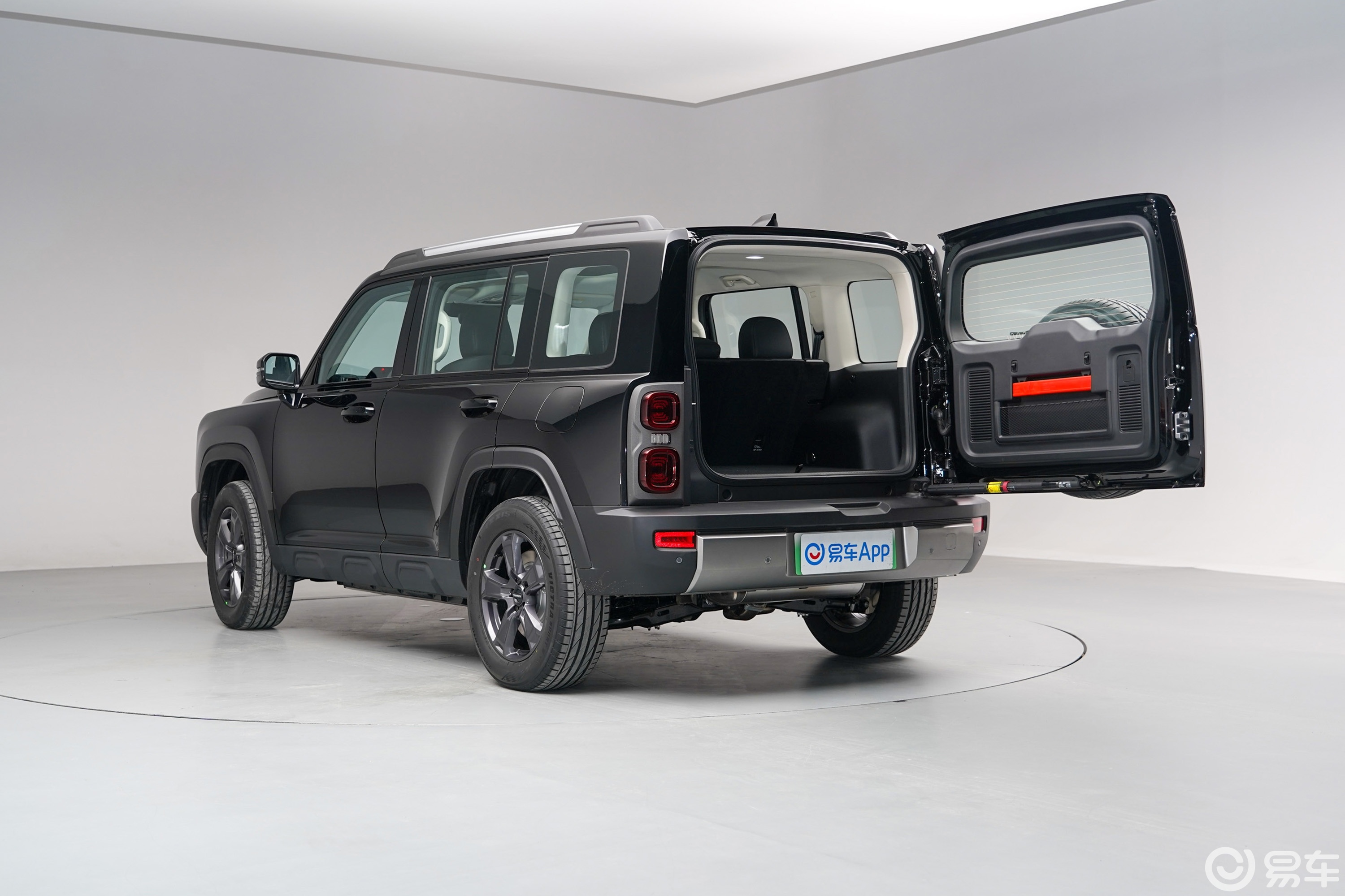 【哈弗猛龙1.5T 145km 探索版后备厢开启45度侧拍图片-汽车图片大全】-易车