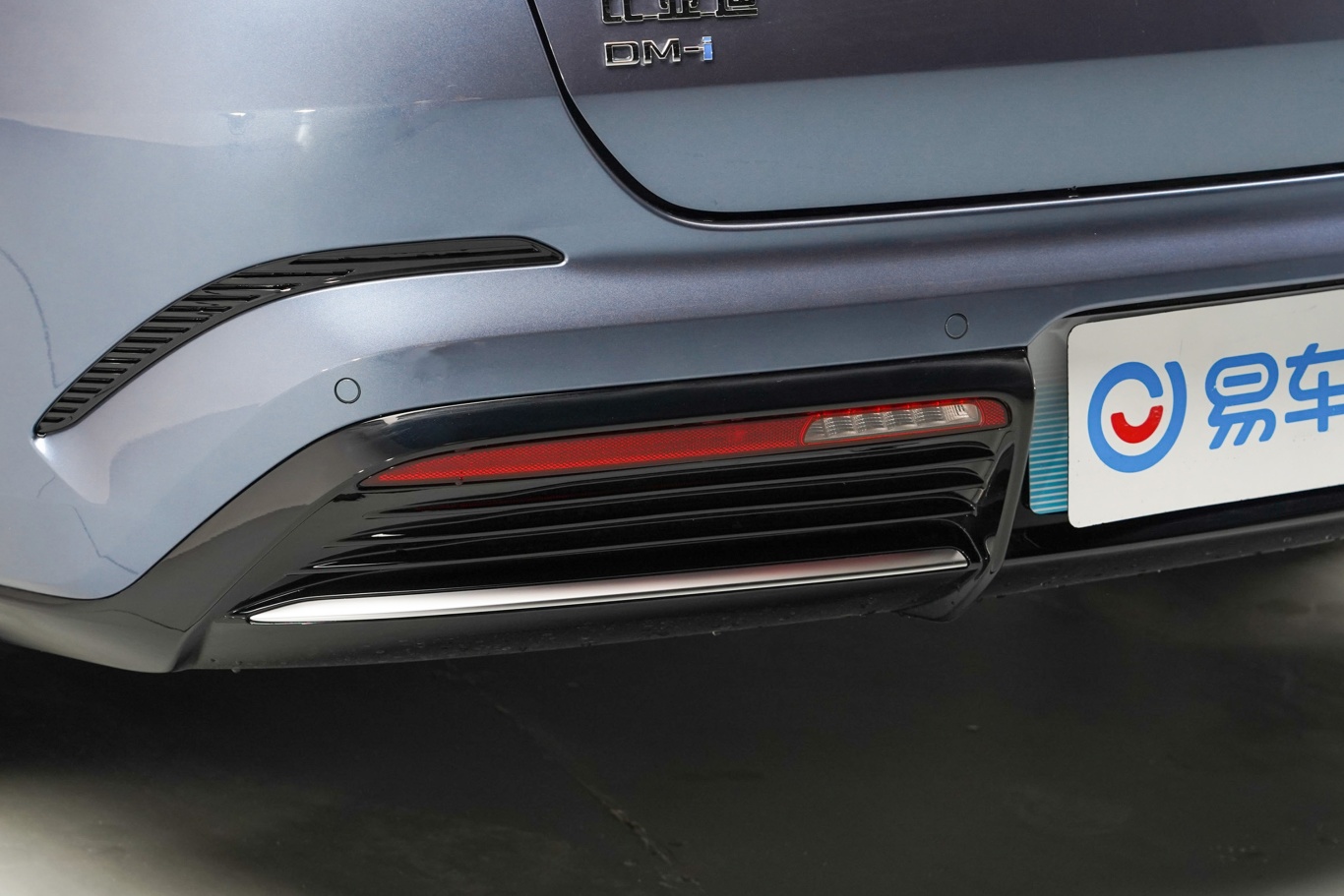 【海豹DM-i 1.5T 121km 旗舰型外观细节图片-汽车图片大全】-易车