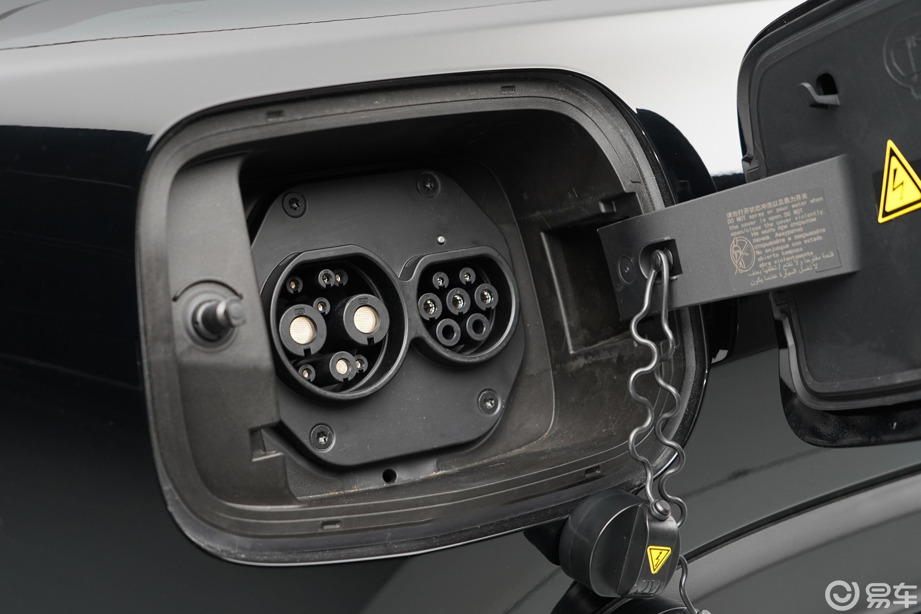 【哈弗猛龙1.5T 145km 探索版慢充充电口图片-汽车图片大全】-易车