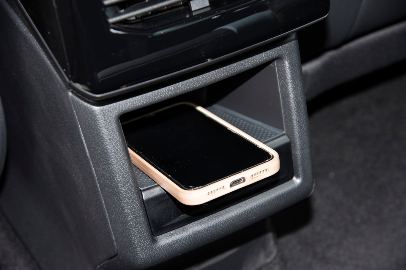 【ID.4 X升级款 561km 劲能四驱版后排功能图片-汽车图片大全】-易车