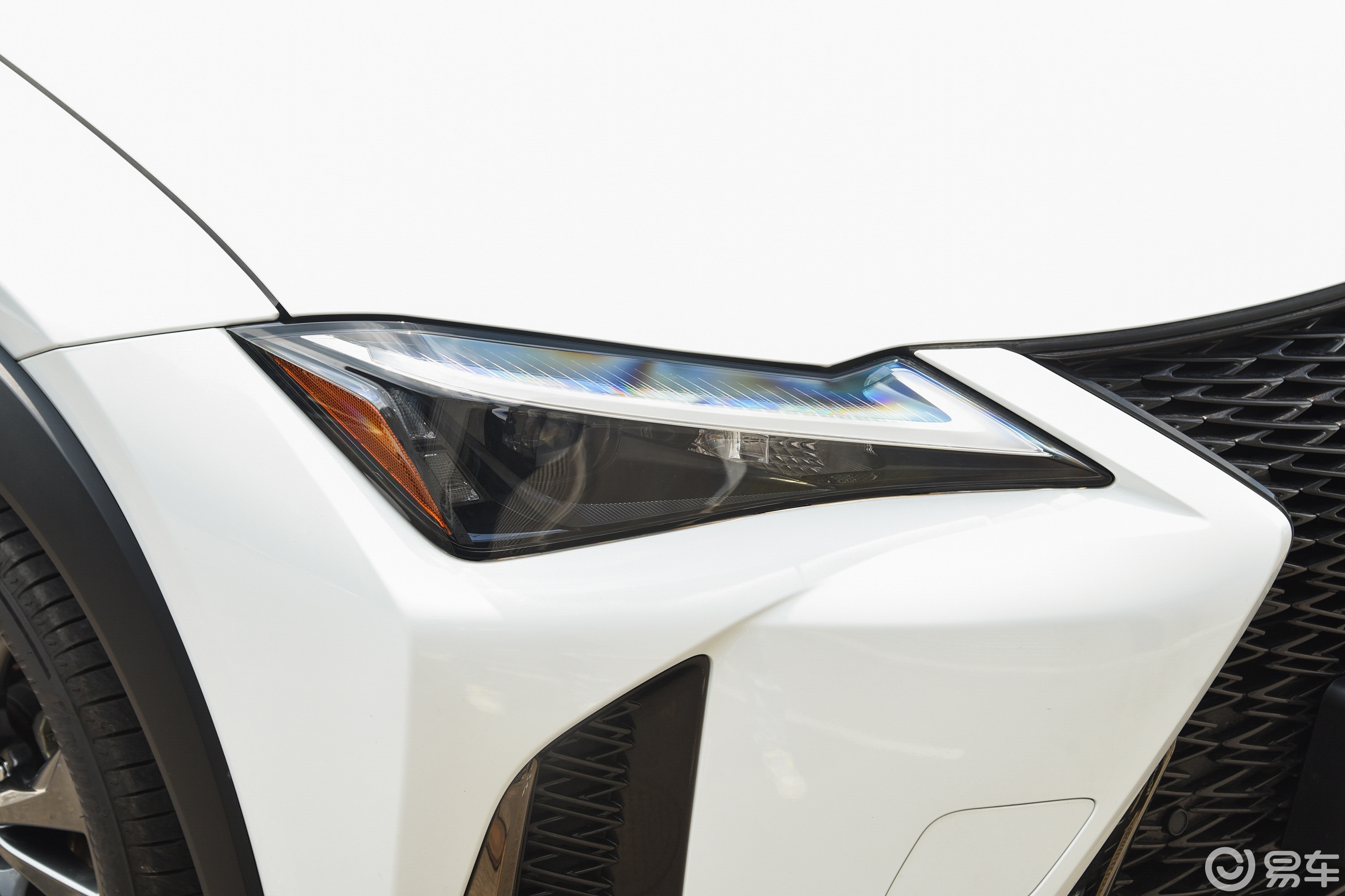 【雷克萨斯UX260h F SPORT版大灯侧45度俯拍图片-汽车图片大全】-易车