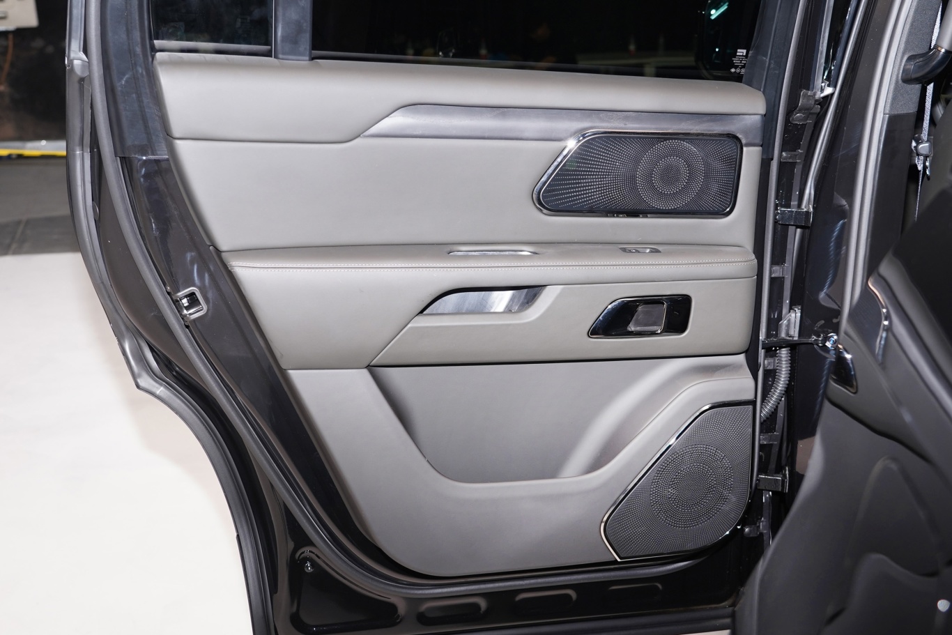 【极石011.5T 235km 全能版 7座后排功能图片-汽车图片大全】-易车