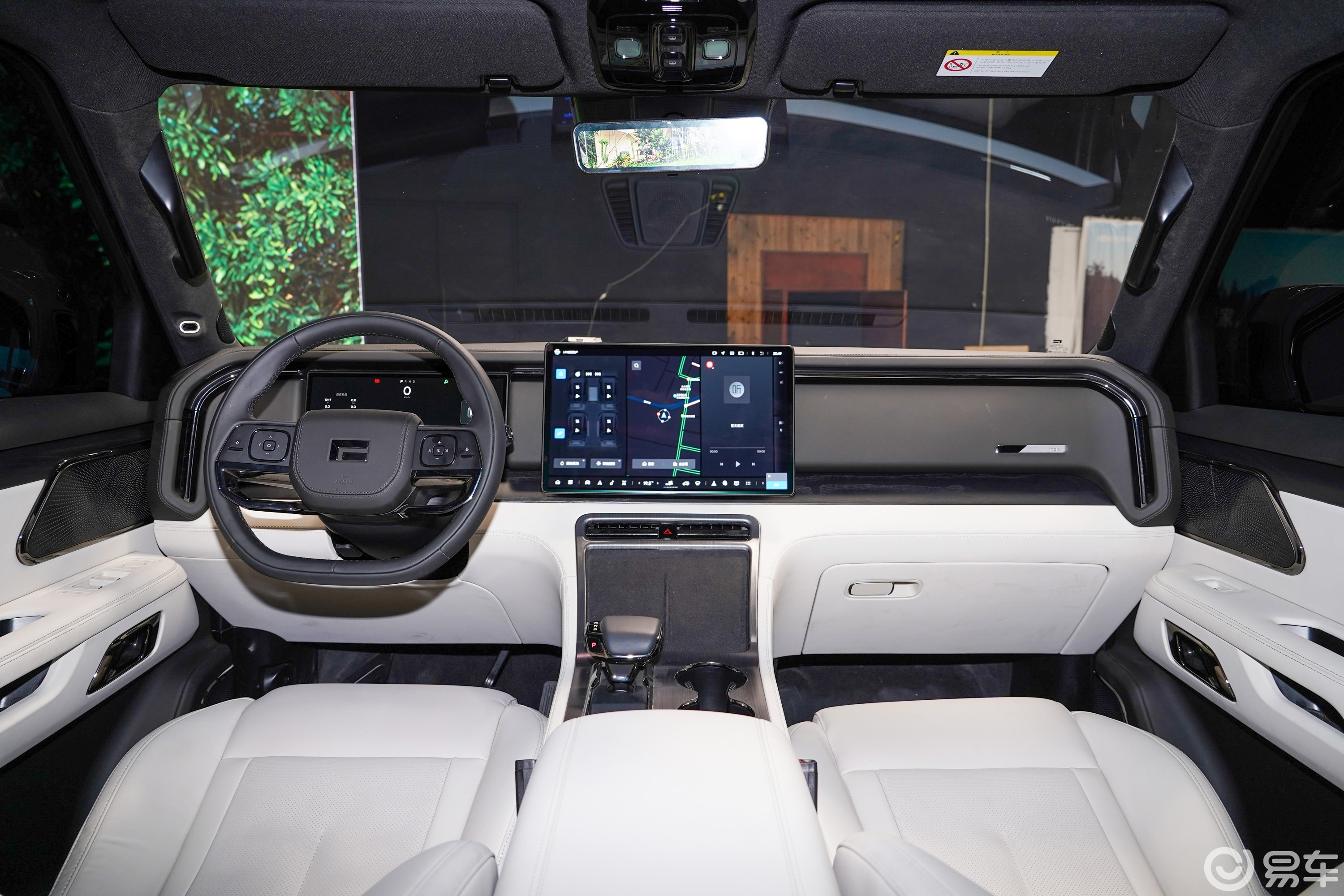 【极石011.5T 235km 尊享版 6座内饰全景正拍图片-汽车图片大全】-易车