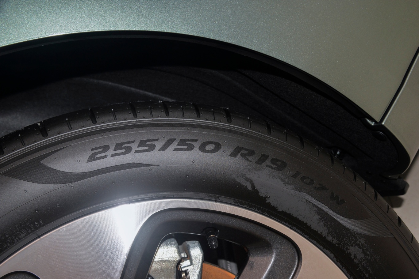 【问界M5增程版 260km 后驱标准版动力底盘图片-汽车图片大全】-易车