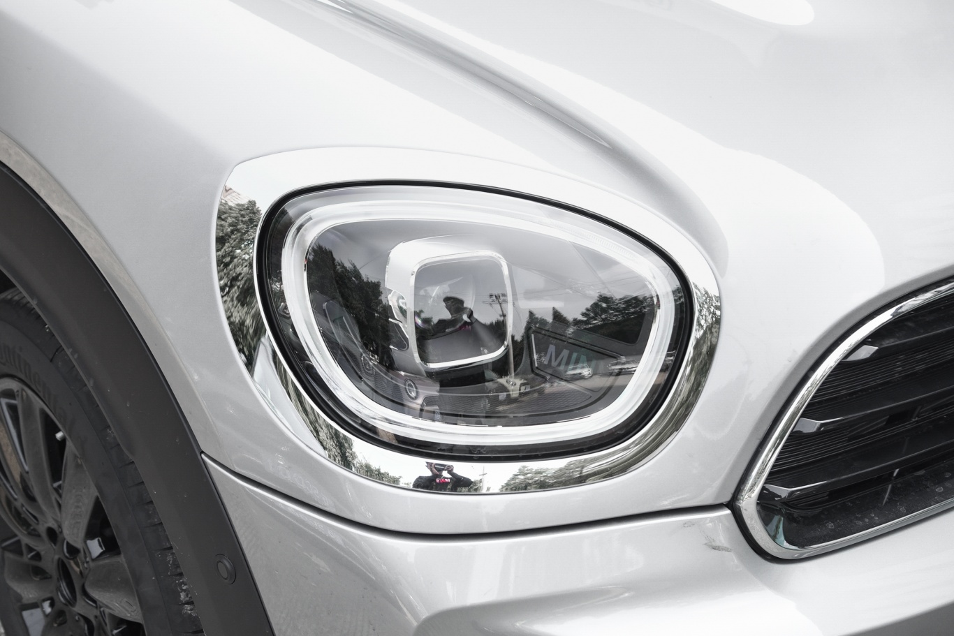 【MINI COUNTRYMAN改款二 1.5T COOPER ALL4 鉴赏家大灯侧45度俯拍图片-汽车图片大全】-易车